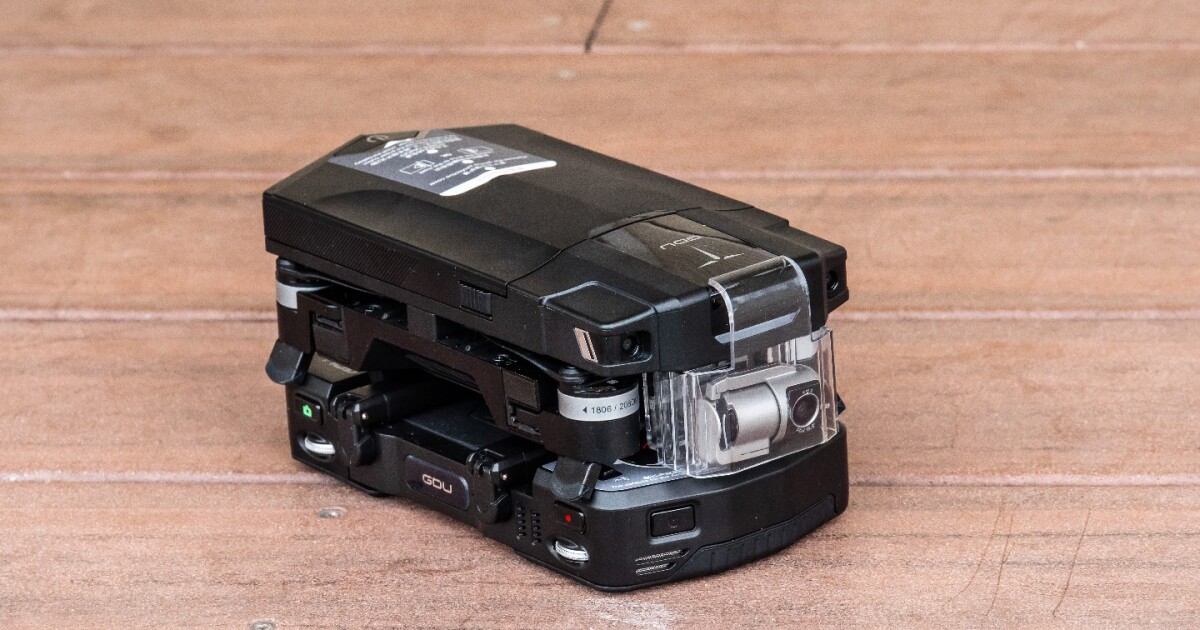 Review: GDU 02 camera drone conveniently clips to its controller