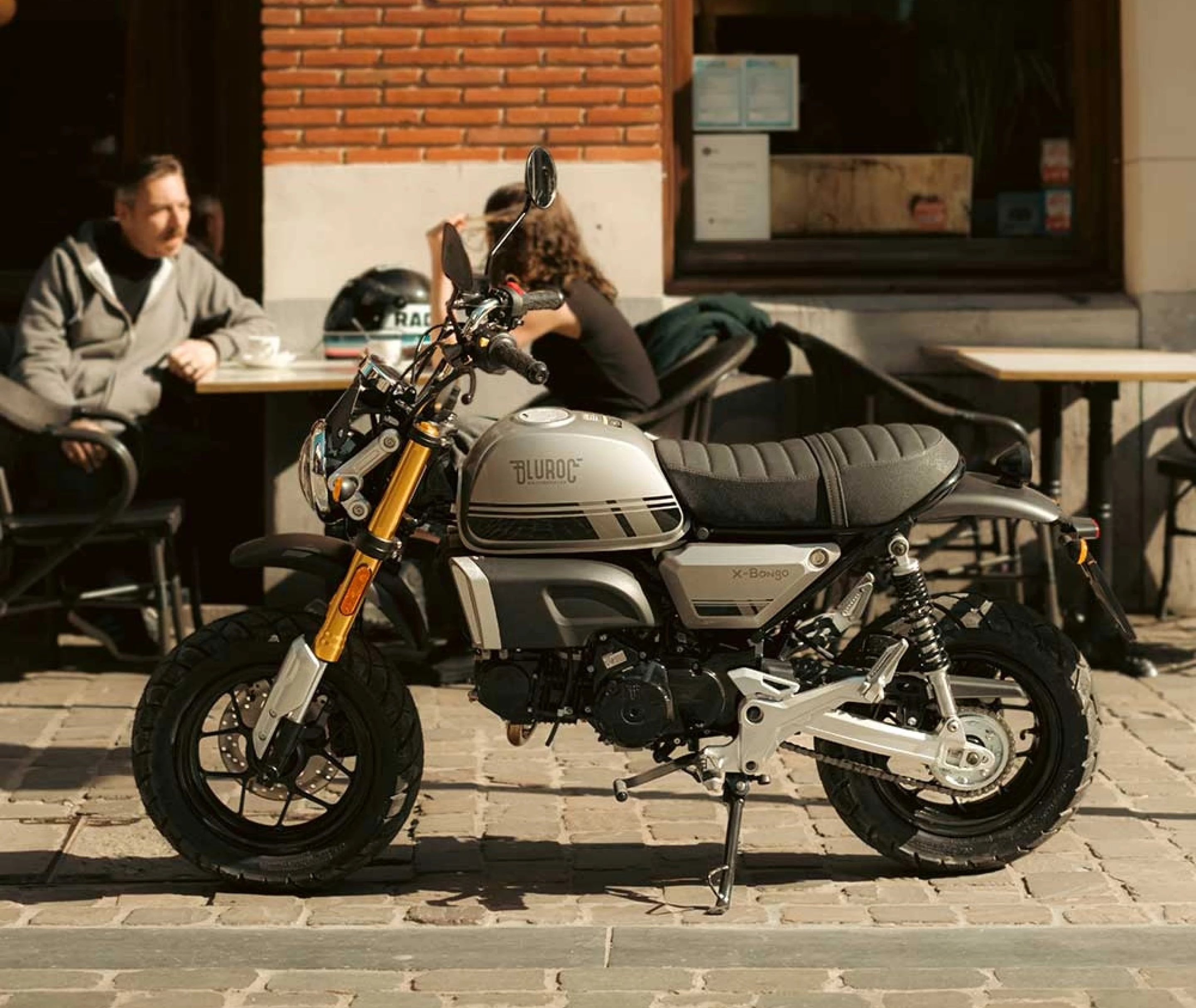 Bluroc X-Bongo 50: a mini-moto that mimics the Honda Monkey