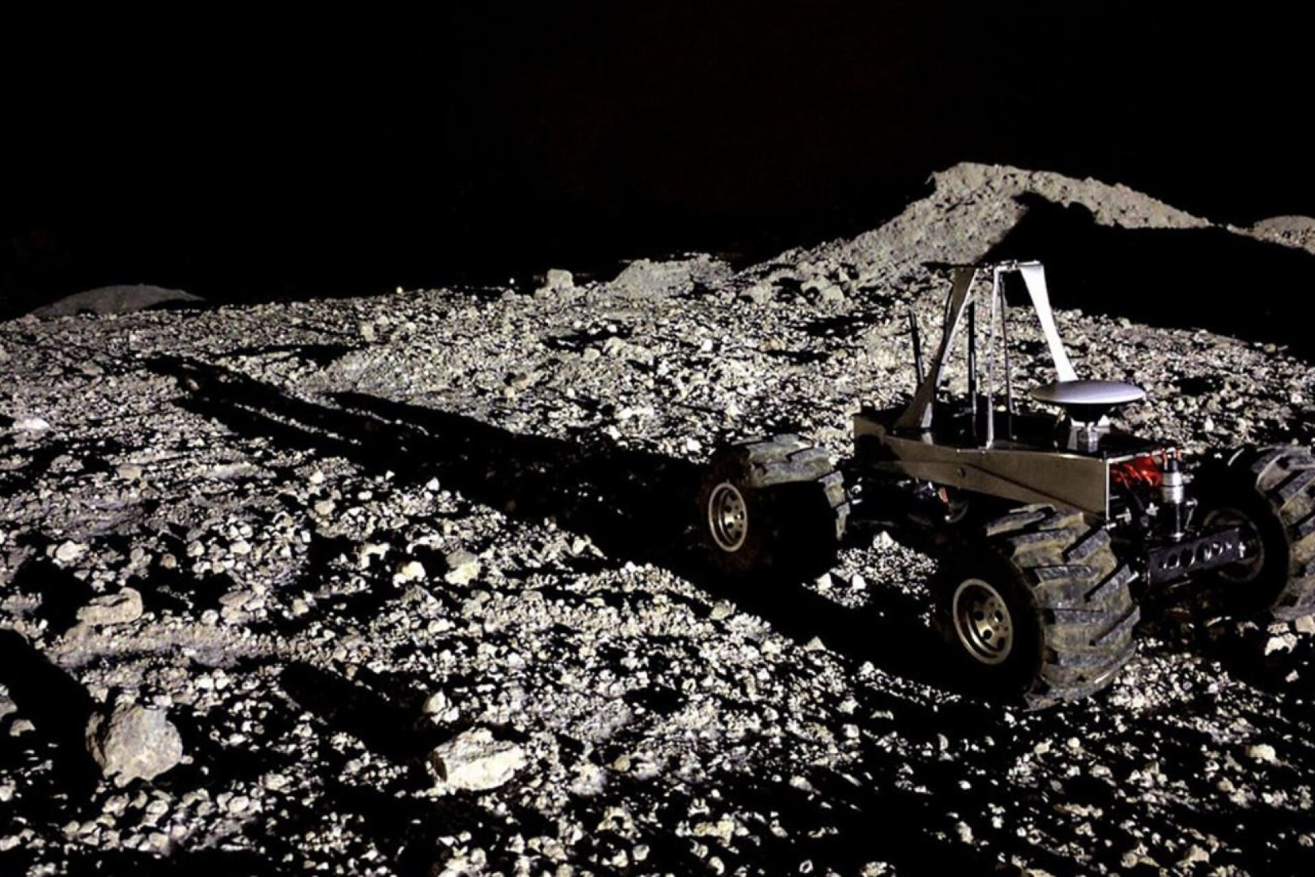 NASA taps Carnegie Mellon to build small, speedy MoonRanger lunar rover