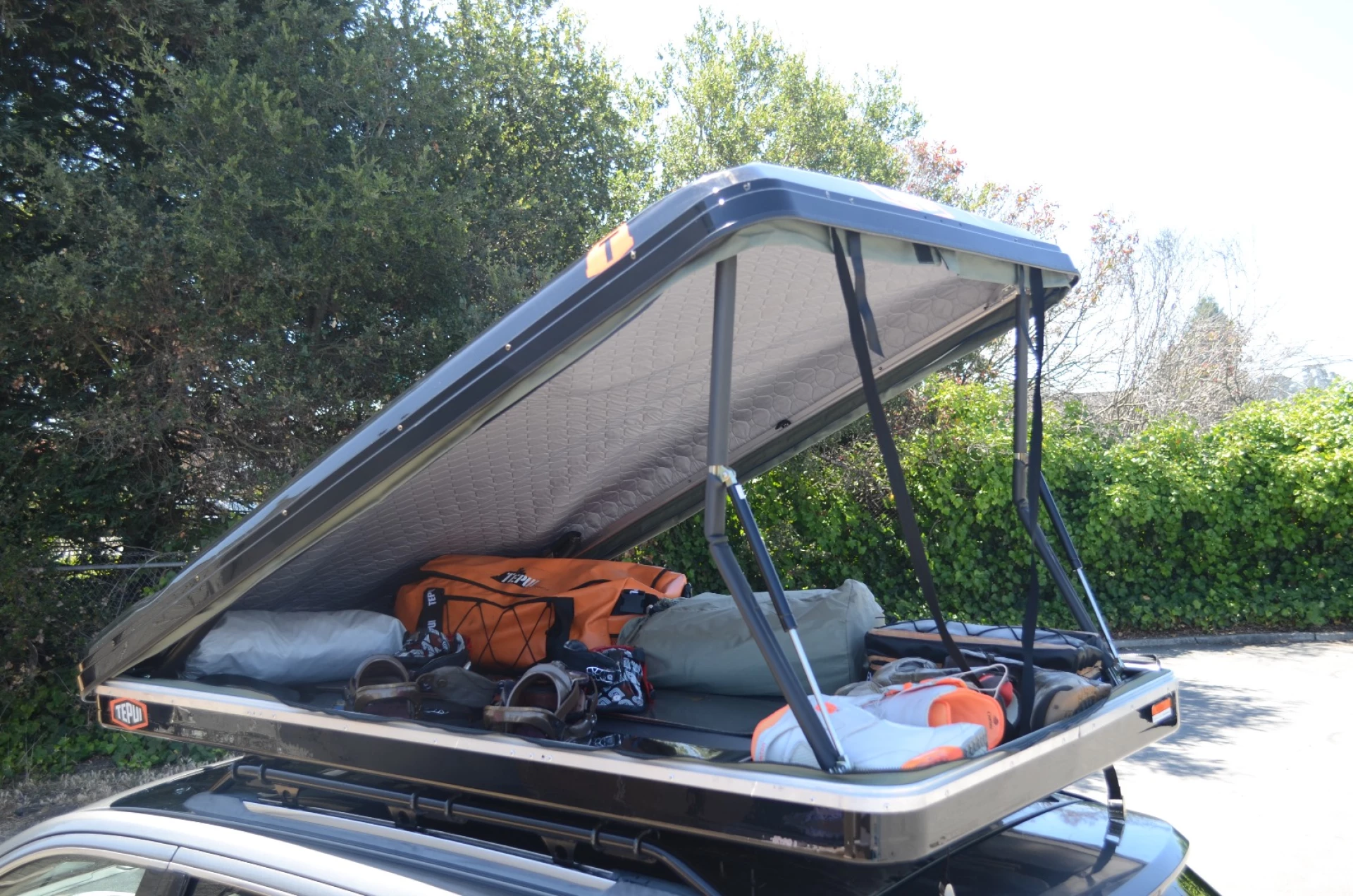 Tepui's vehicle cargo box moonlights as a roof-top tent