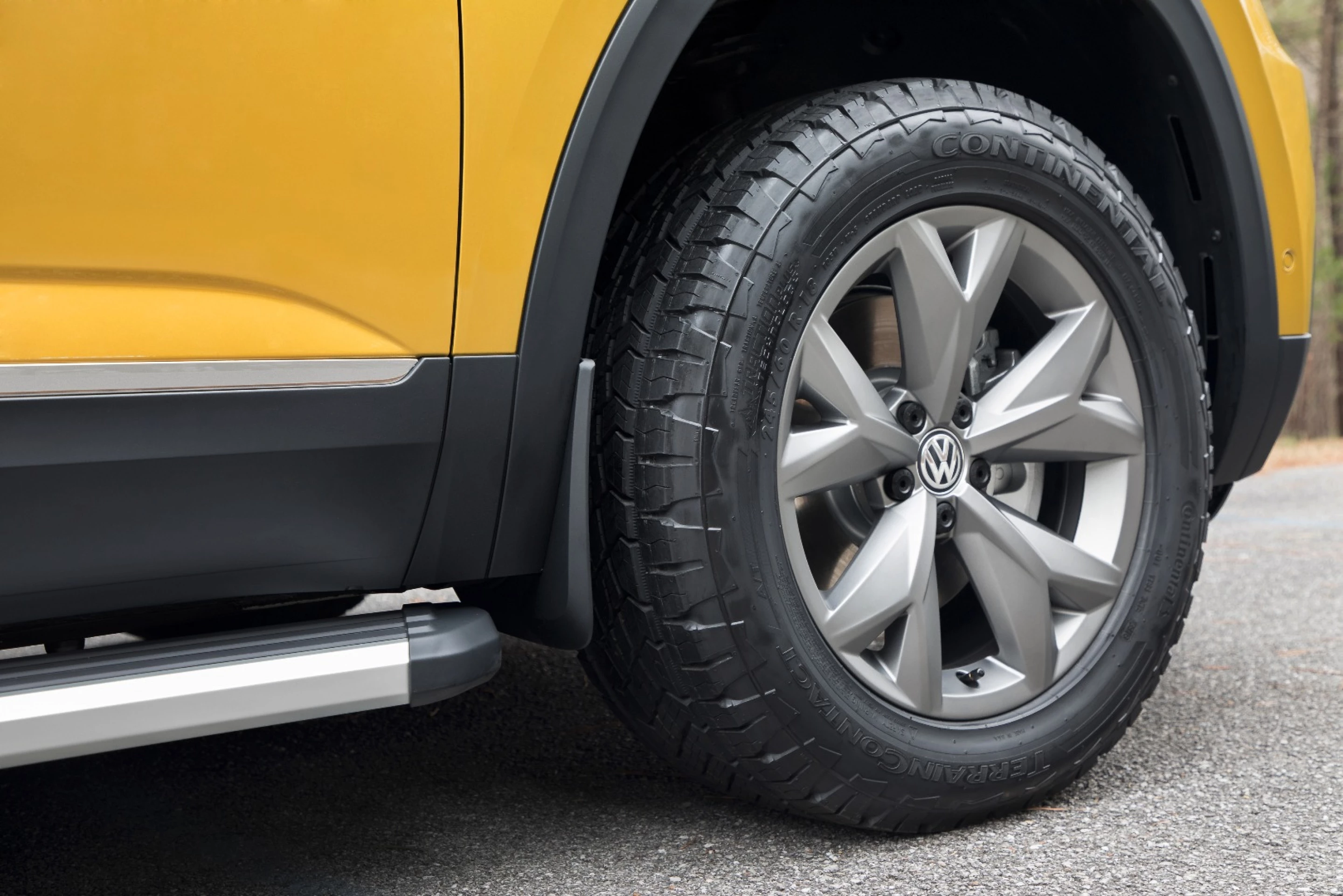 Volkswagen channels the pop-top camper bus with accessorized Atlas