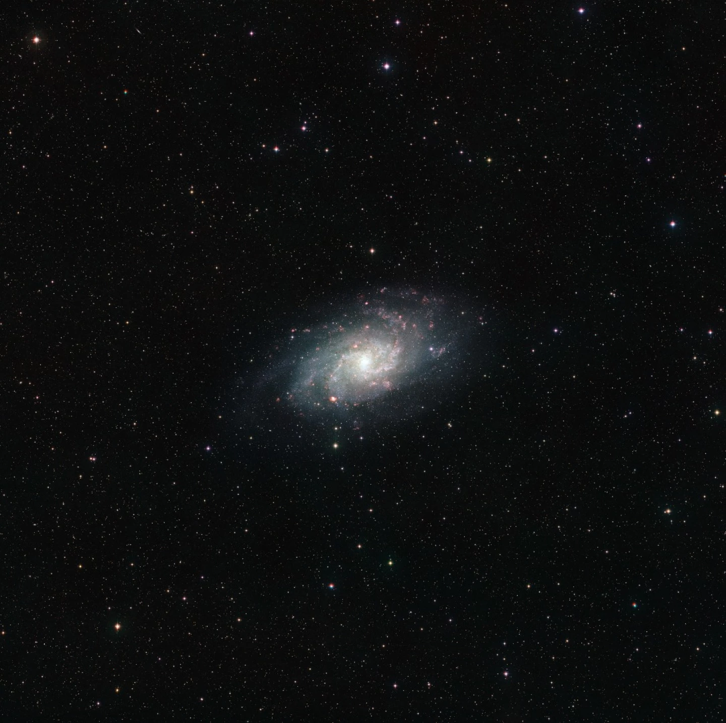 Hubble snaps gargantuan 665 million pixel mosaic of neighboring ...