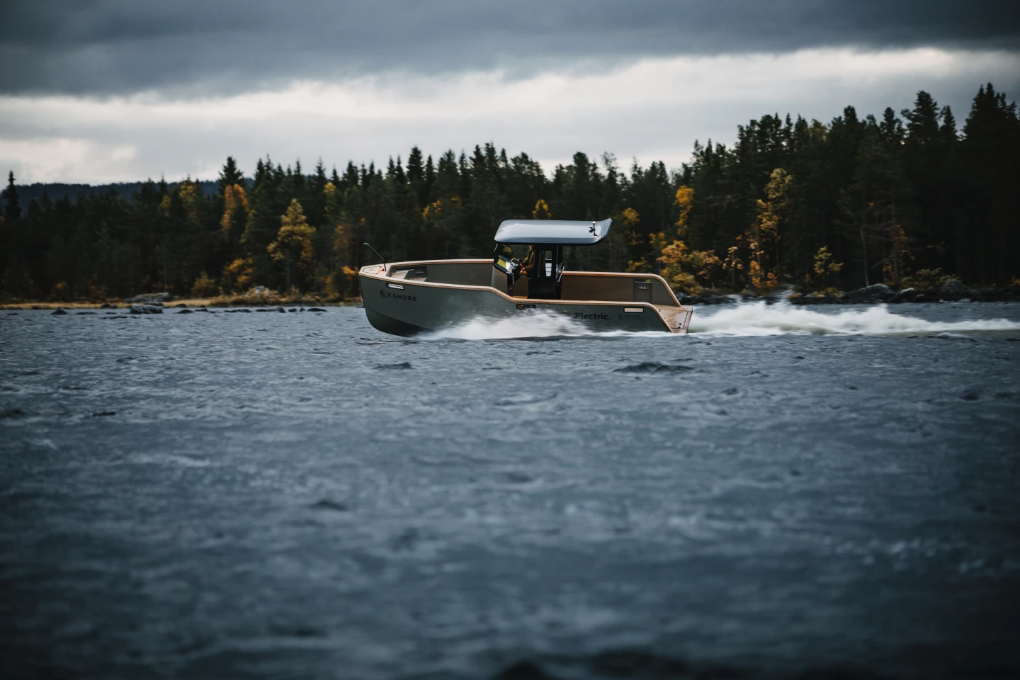 Modular, connected e-boat slips into US waters like an electric eel