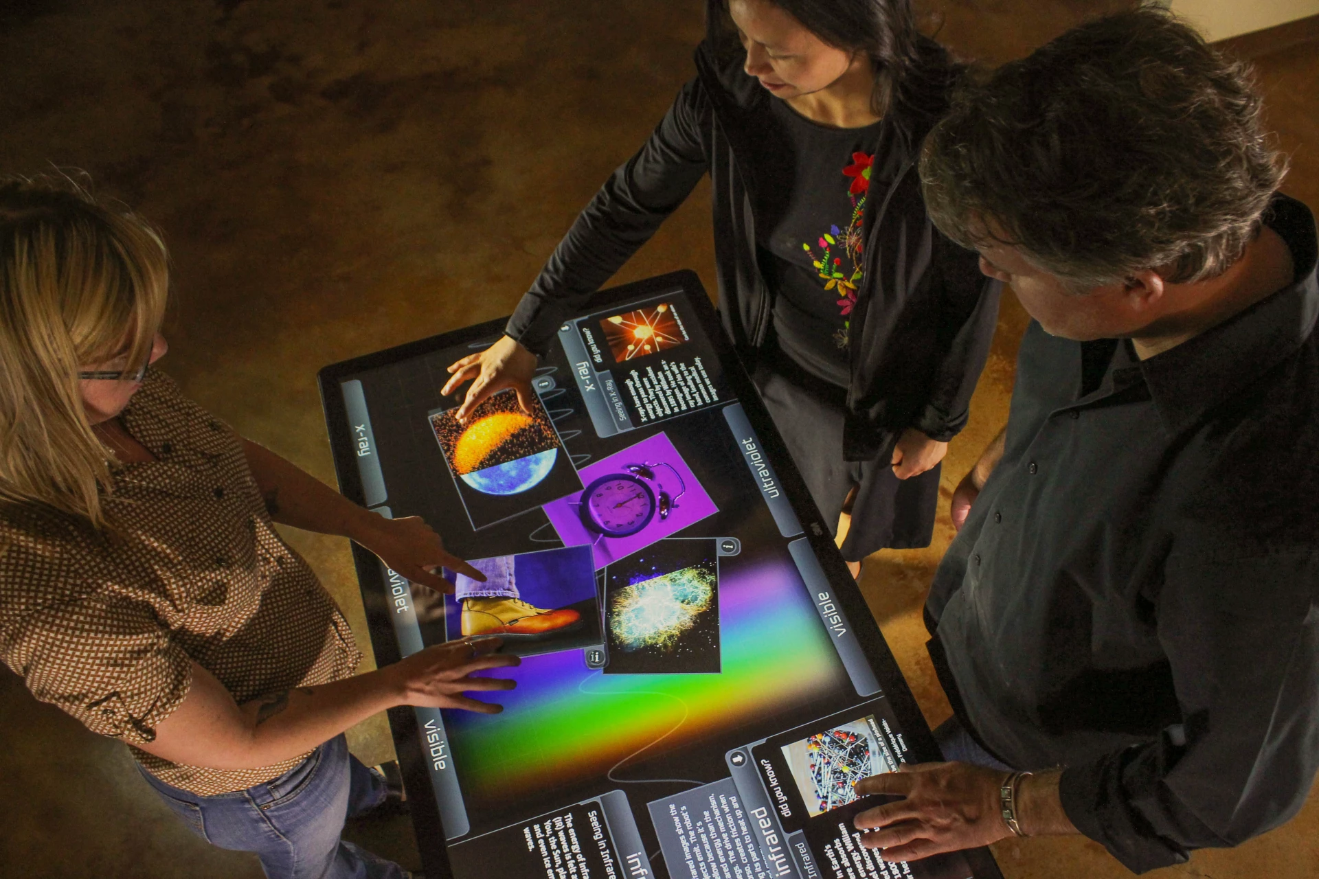 Ideum and 3M Touch Systems launch new Platform 46 multi-touch tables