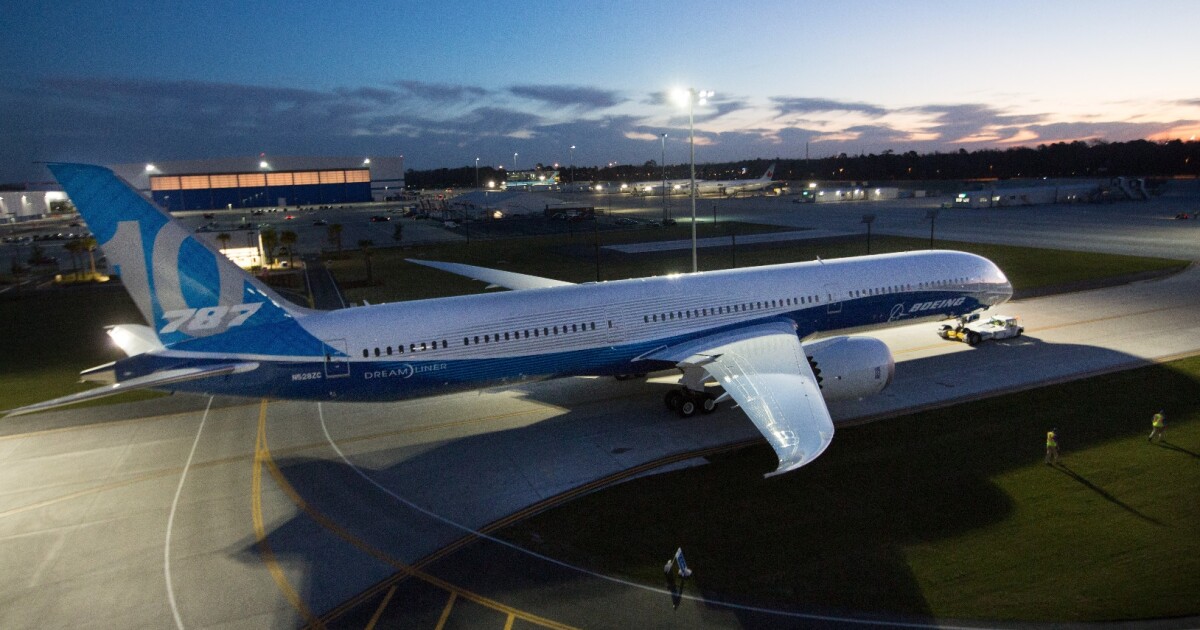Boeing dreams bigger with new 787-10 Dreamliner
