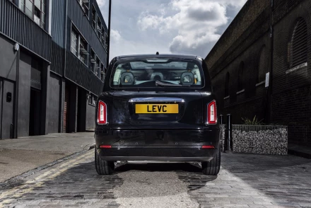 Classic London taxi evolves with hybrid range-extender TX