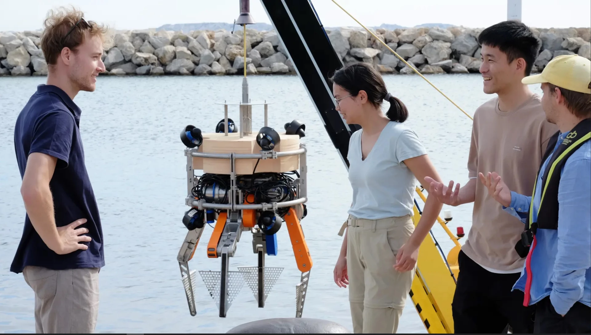 Autonomous robot tackles seabed trash in Marseille