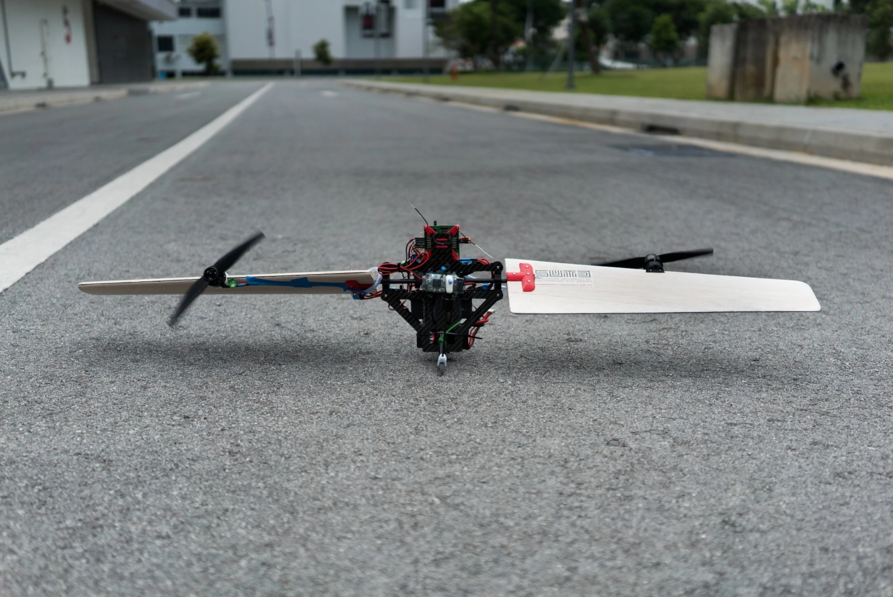 "THOR" hybrid UAV hovers like a helicopter, flies like a plane