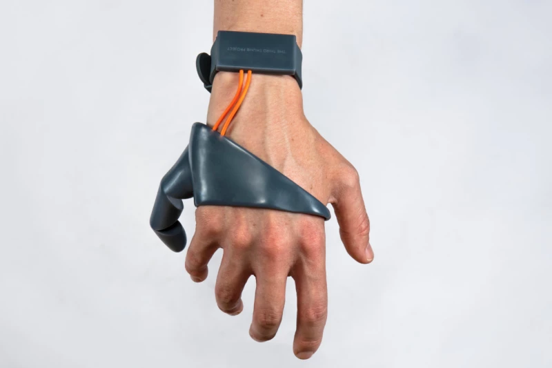 Three thumbs up to this 3D-printed prosthetic thumb