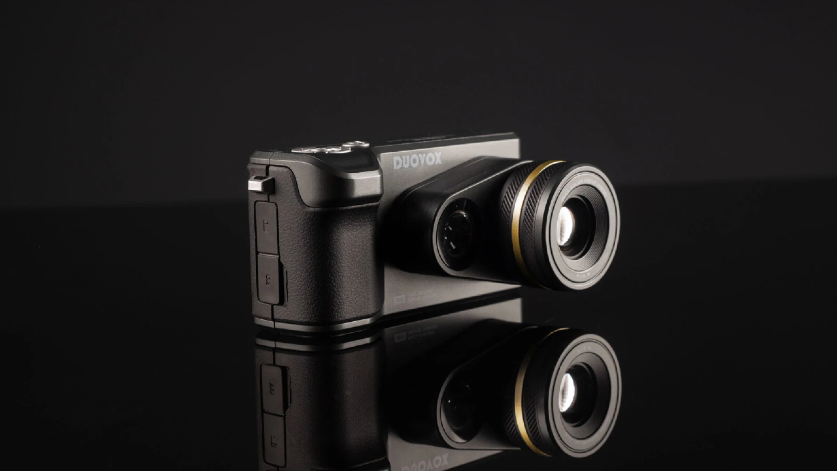 Full-color night vision pocket camera turns night into day