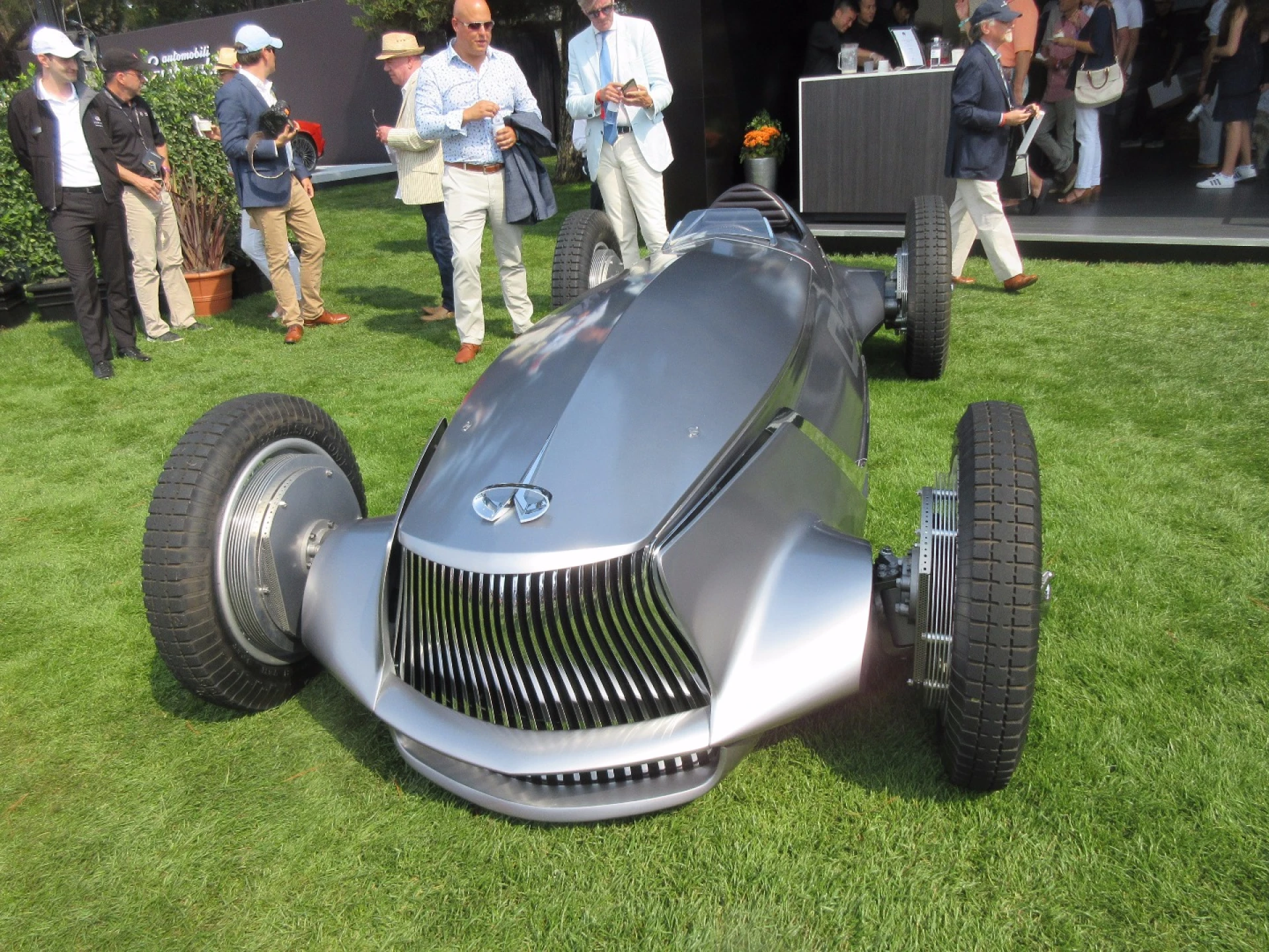 Infiniti's electrifying retro race car shines in front of the cameras