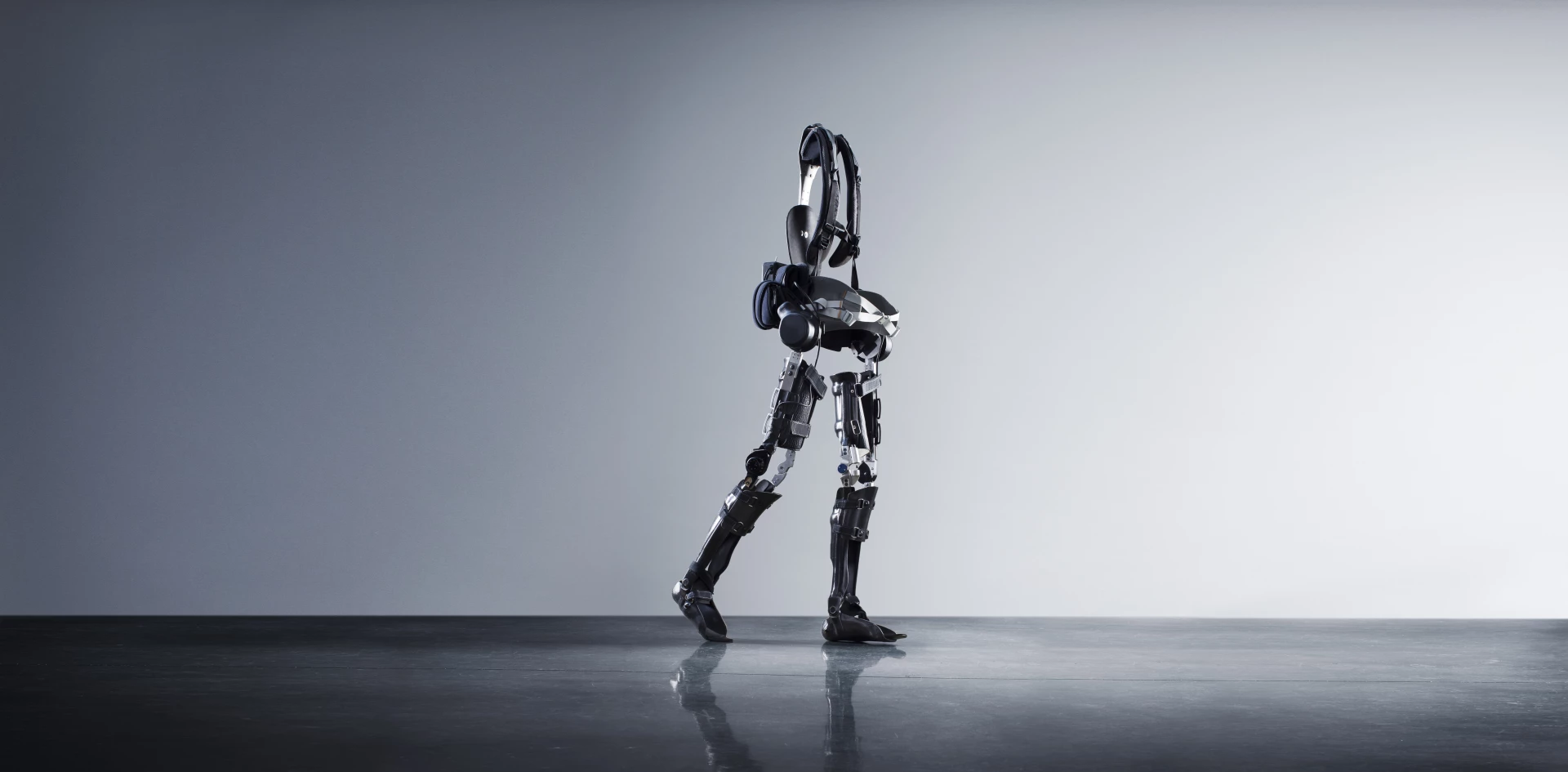 suitX announces "world's most affordable" powered exoskeleton – the Phoenix