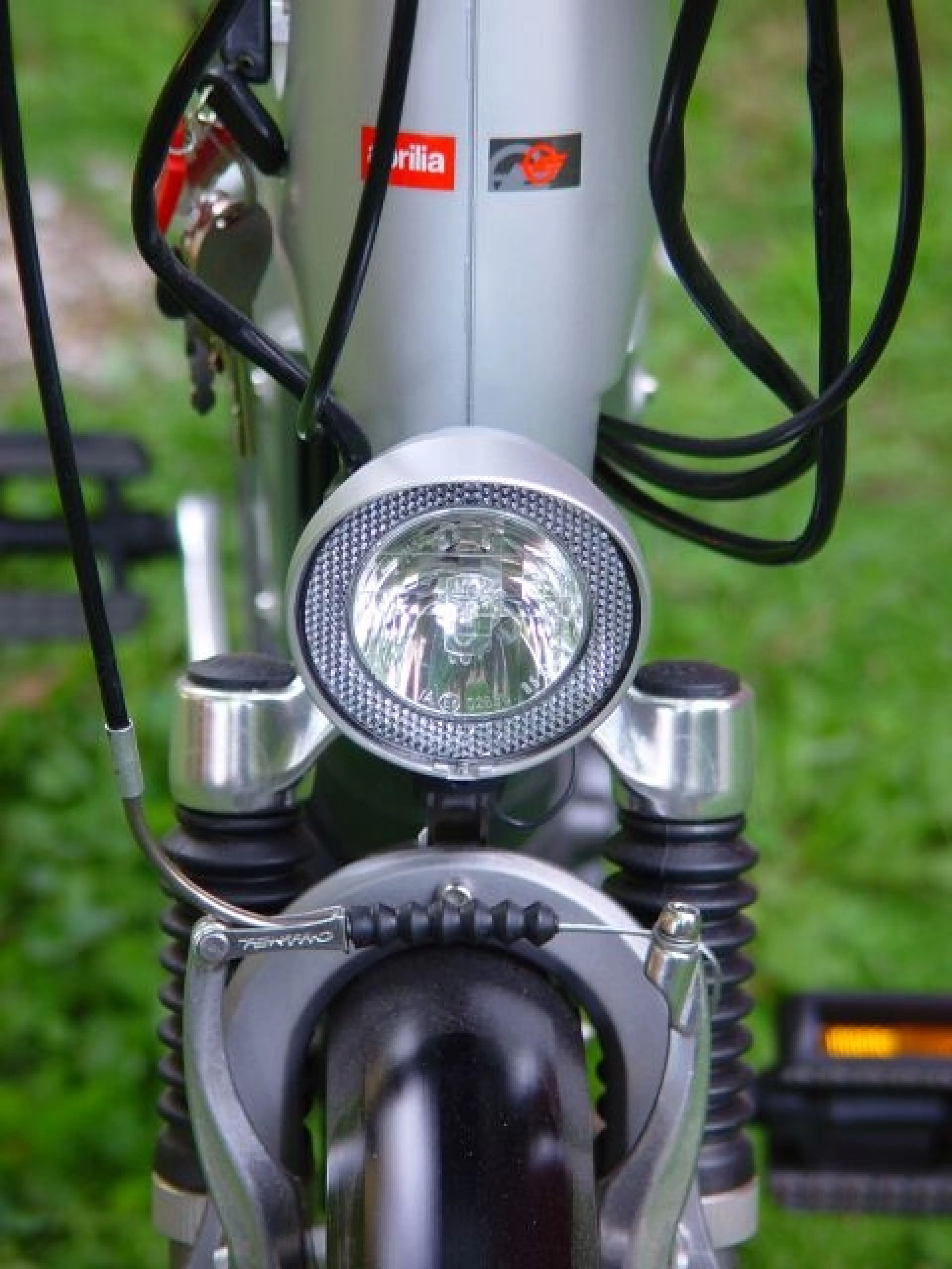 Aprilia's Electric Assist Bicycle - sensible inner city commuter