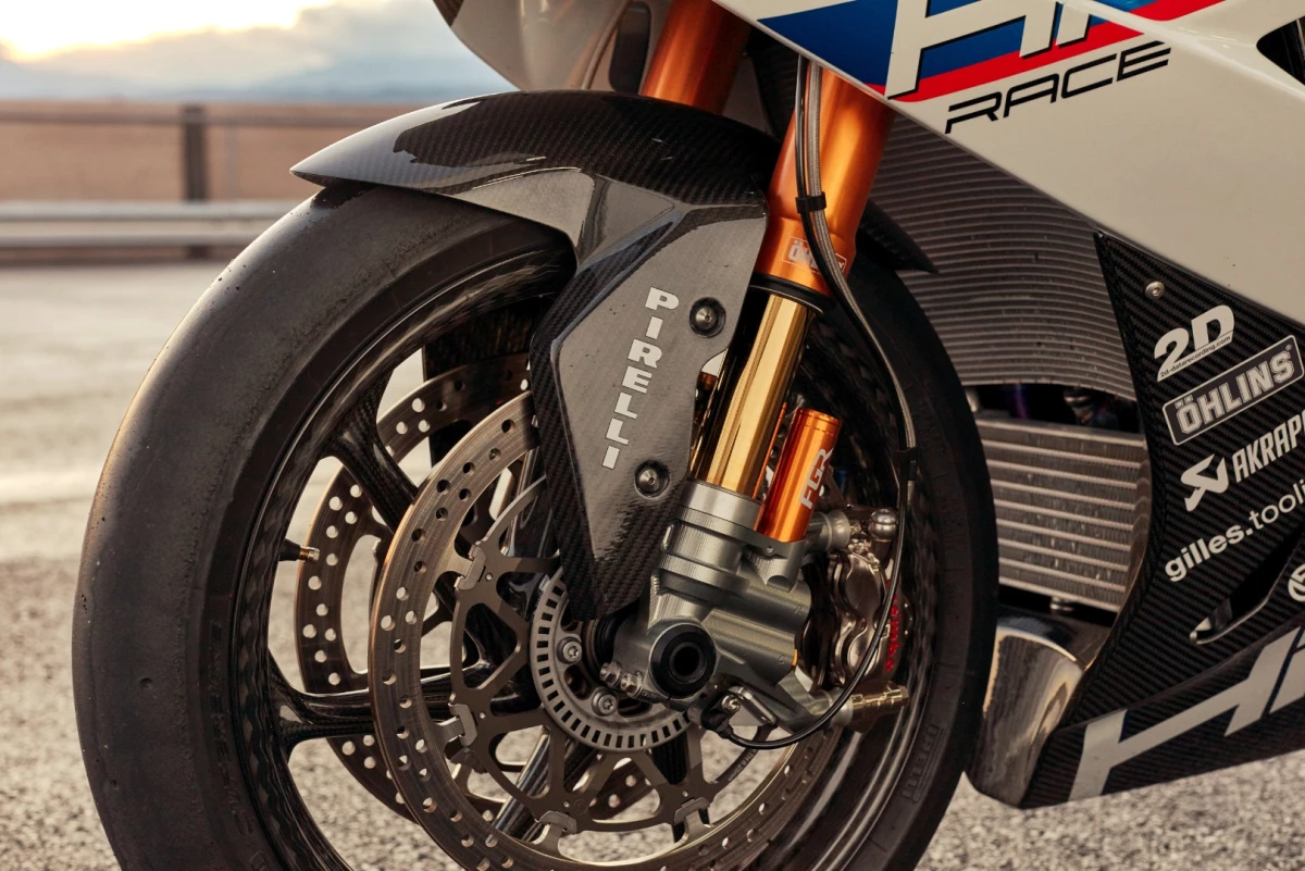 BMW's 215 horsepower, 171 kilogram, carbon fiber-crammed HP4 Race revealed