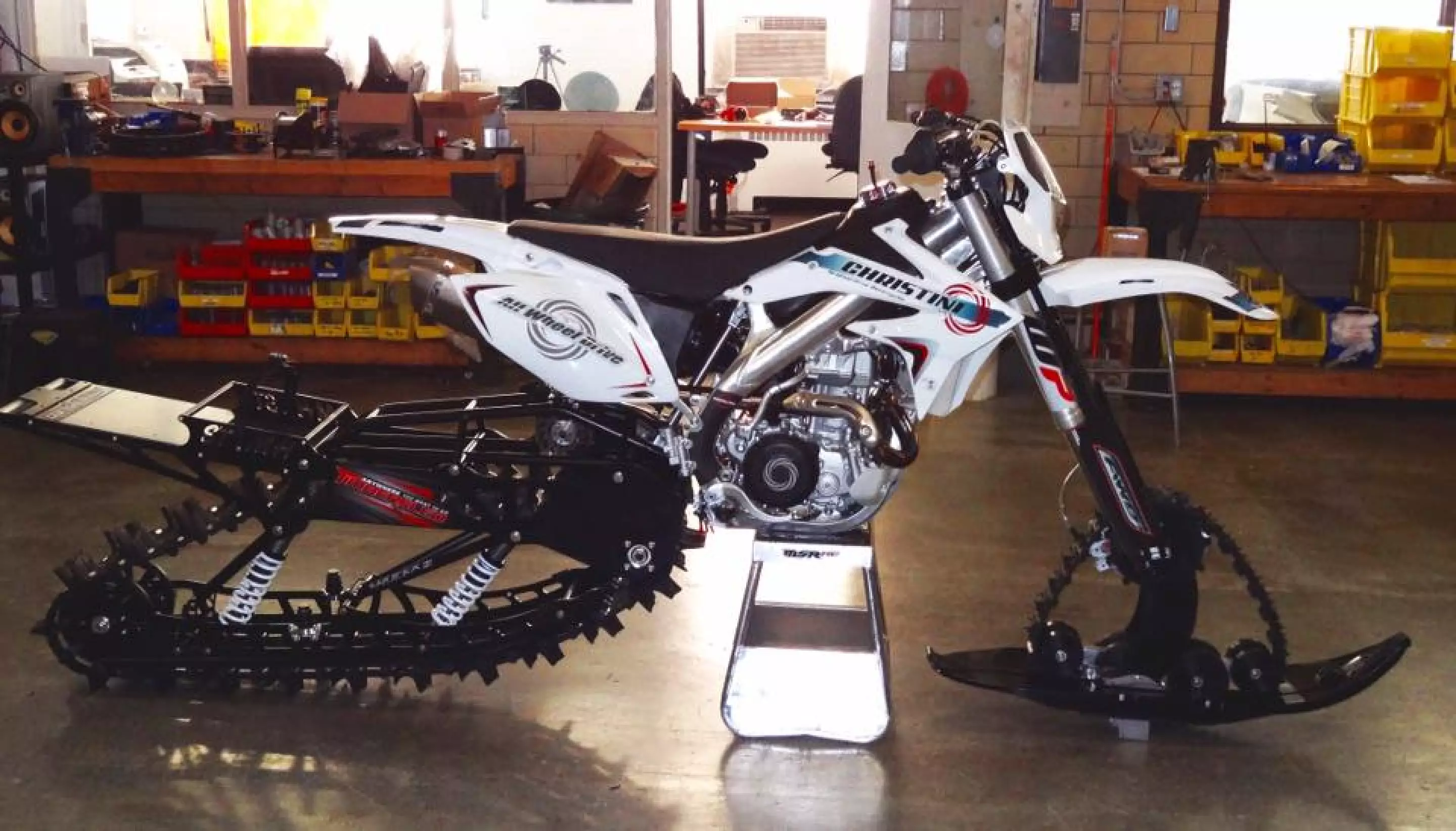AWD winter motorbike looks like it's snow fun