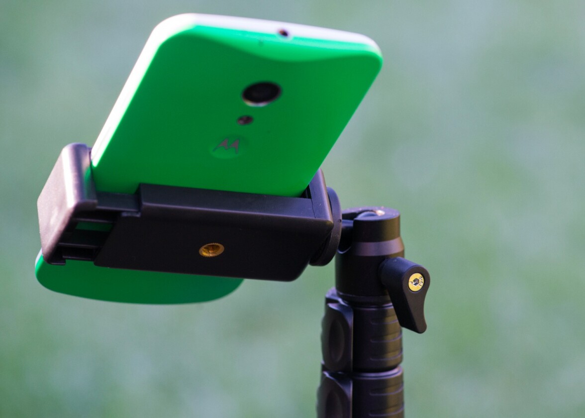 Review: MonoShot smartphone tripod is also a monopod and selfie-stick