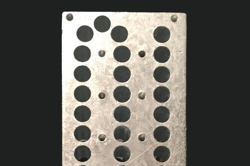 "Quantum flute" gets light moving in way never seen before