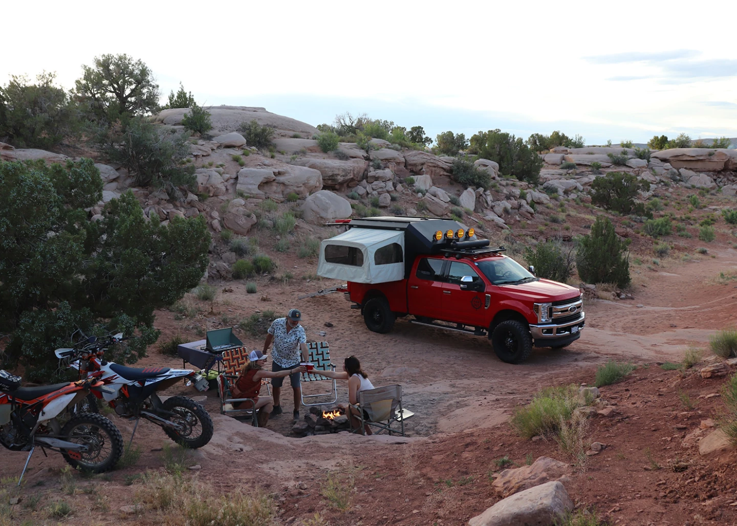 Expandable pickup camper canopy spreads its wings to sleep the family