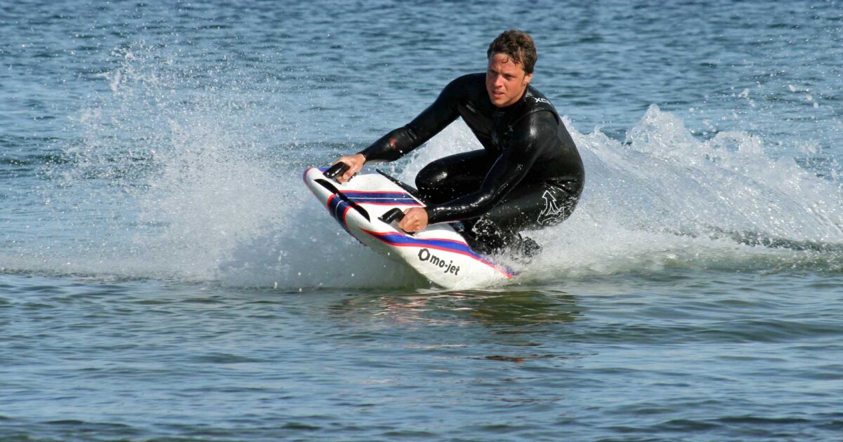 Modular mo-jet system serves as different types of powered watercraft