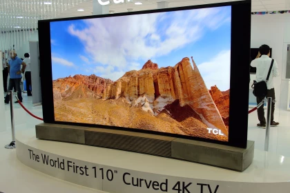 World's first 110-inch curved UHD TV unveiled in Europe