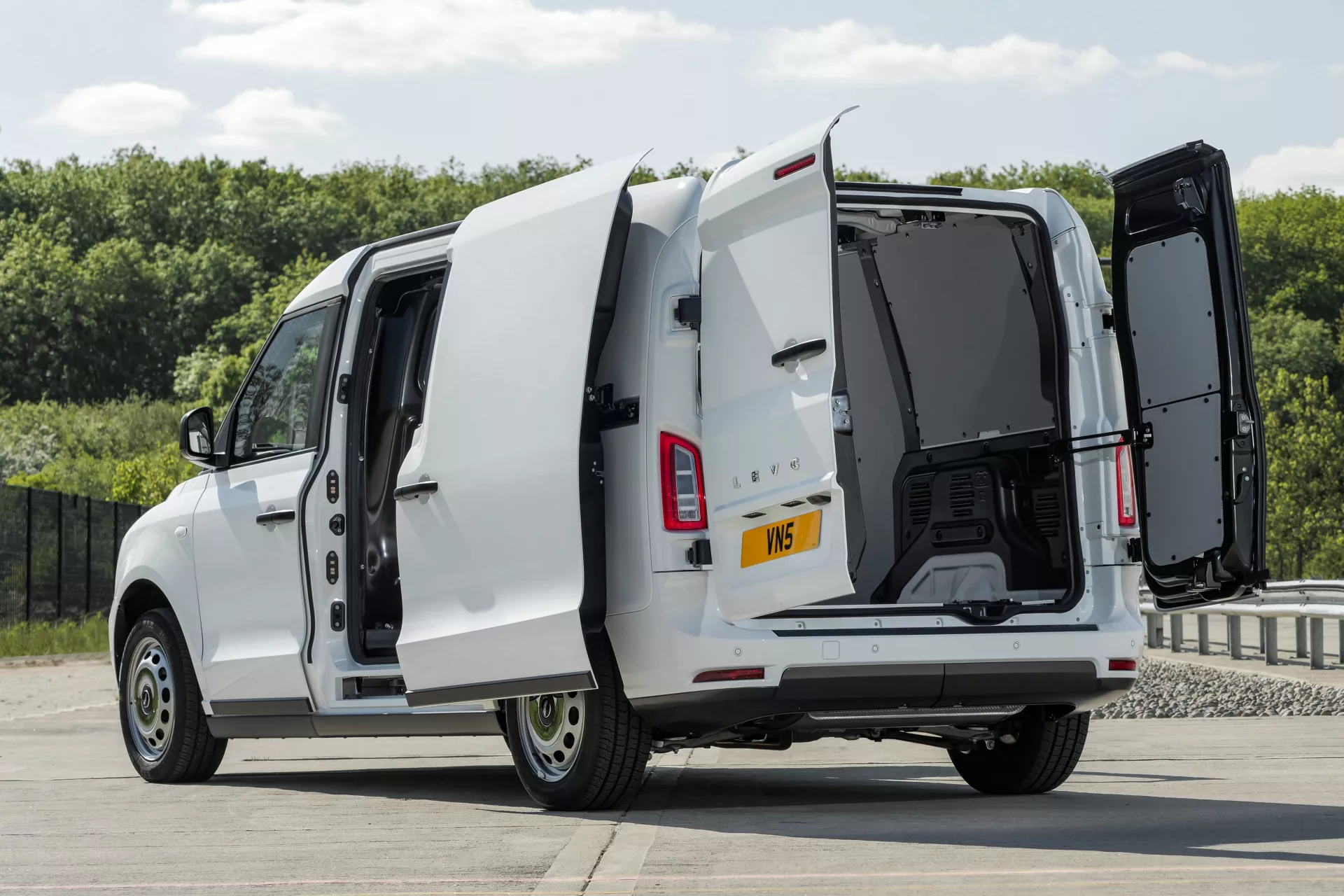 Electric VN5 adds an air of elegance to the light commercial van
