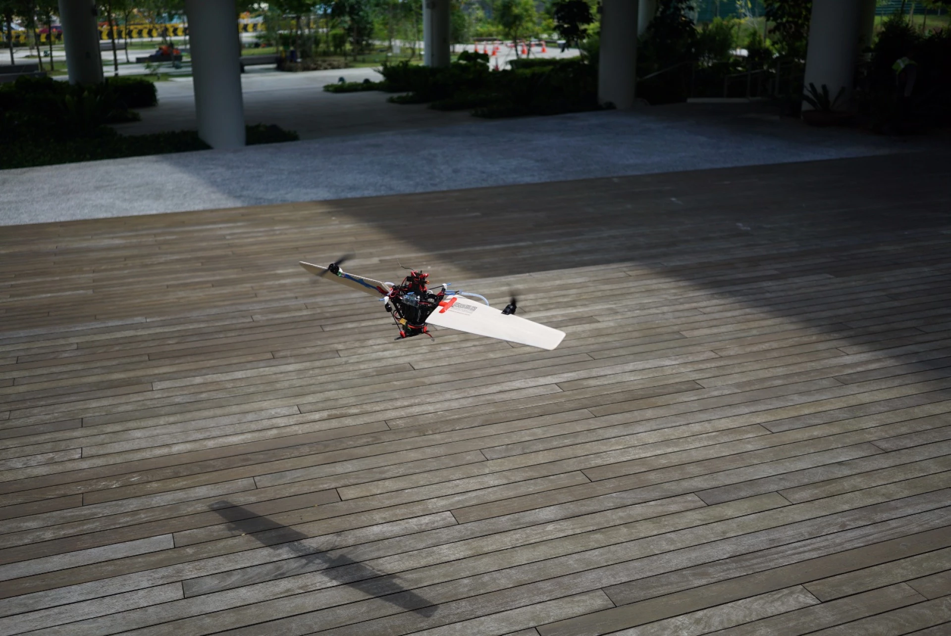 "THOR" hybrid UAV hovers like a helicopter, flies like a plane