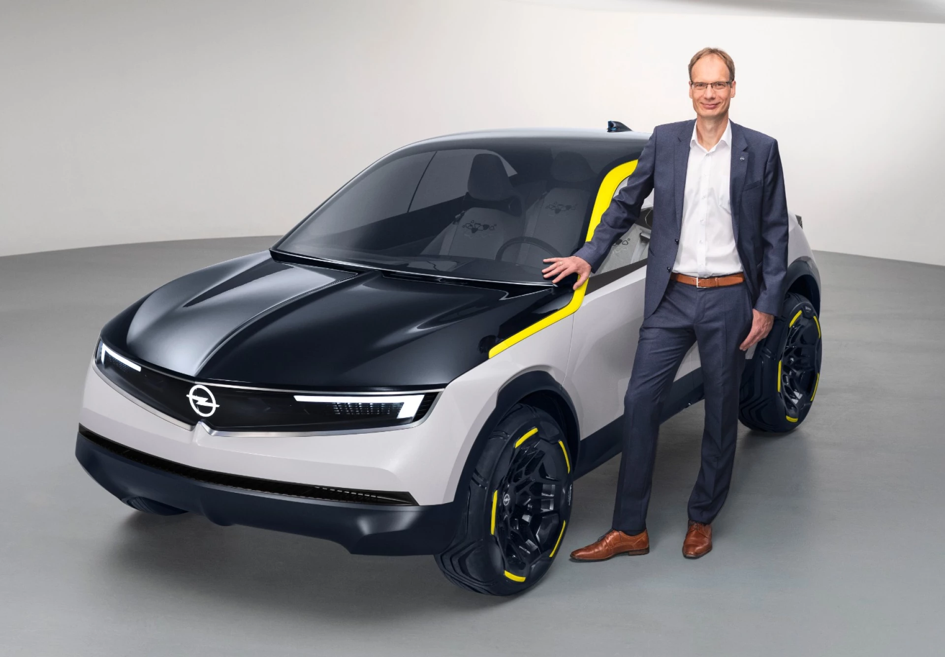 Opel's GT X Experimental concept envisages a "visual detox" for cars of ...