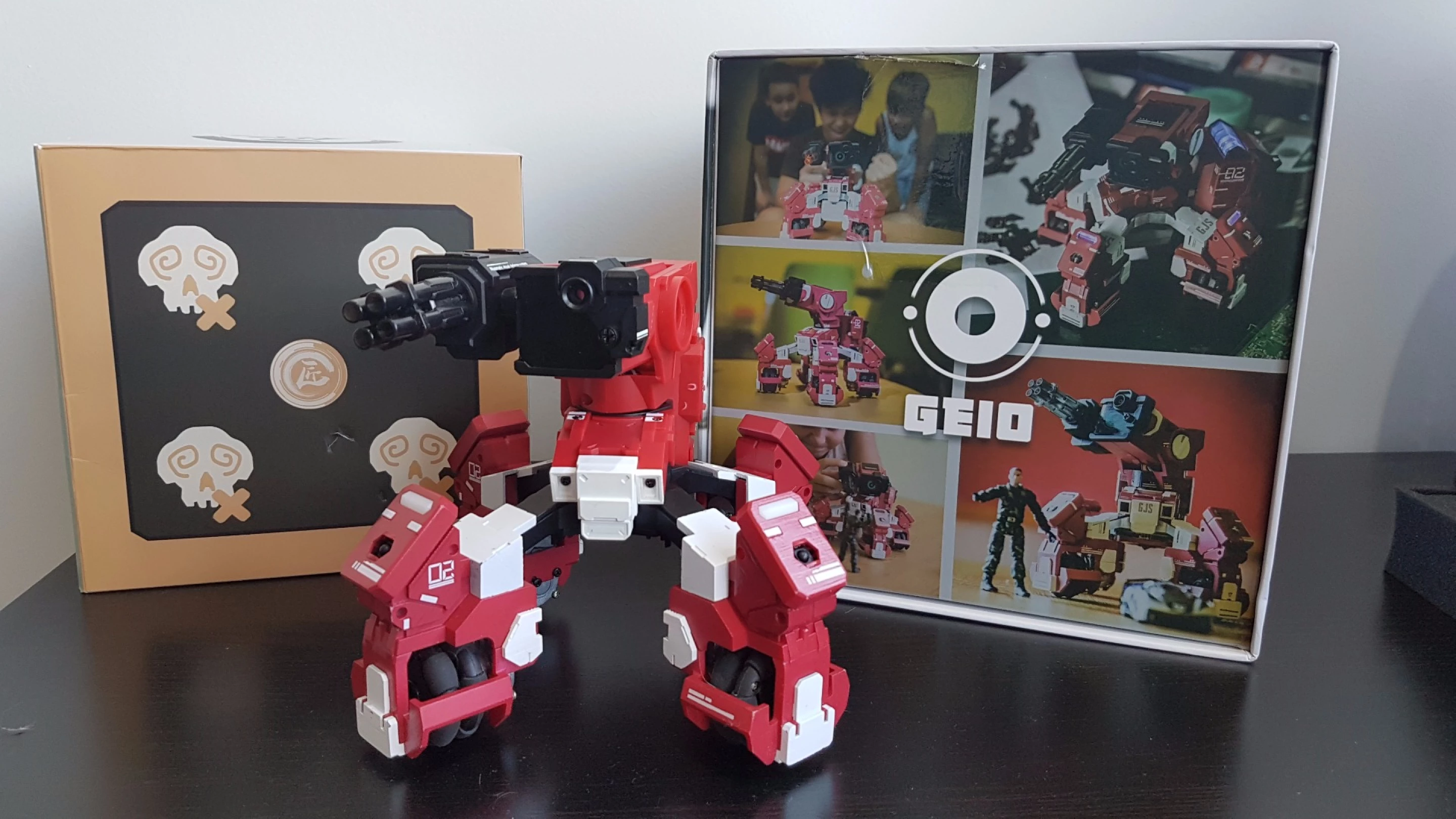 Geio Review: FPV robot fighting in the living room