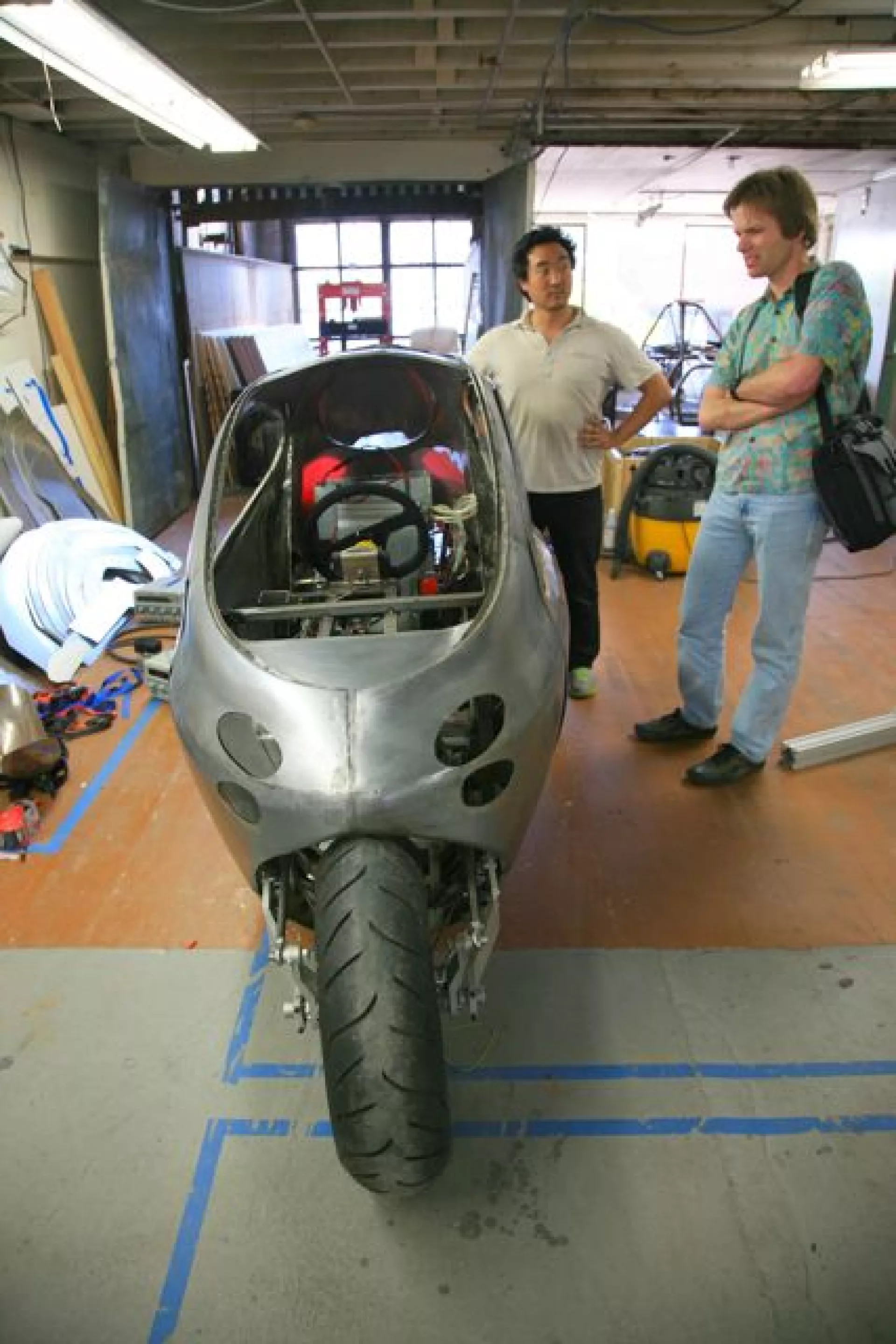 Lit Motors C-1 self balancing electric motorcycle production plan announced