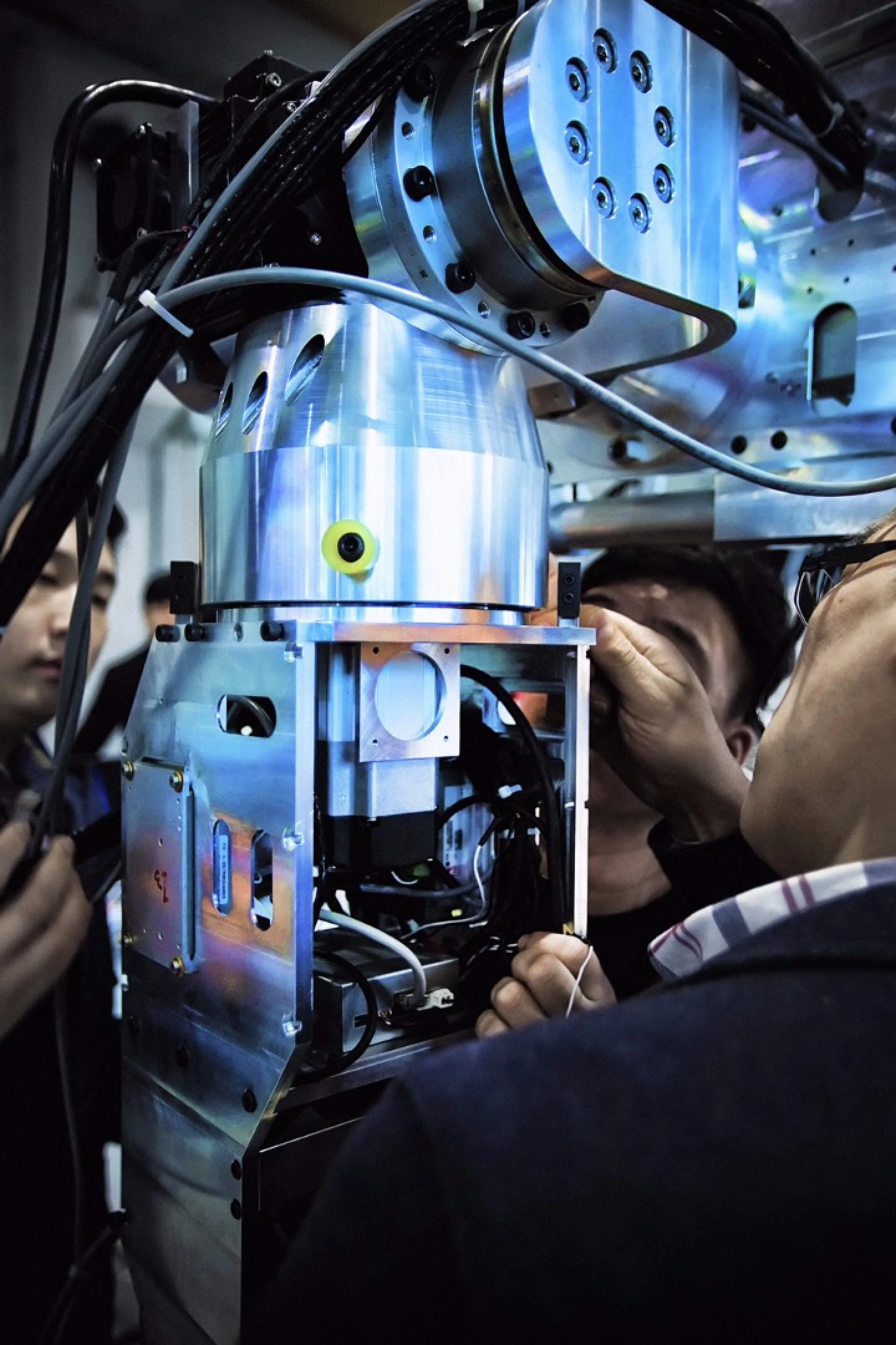 13-foot-tall Korean mech suit aims to assist with Fukushima cleanup