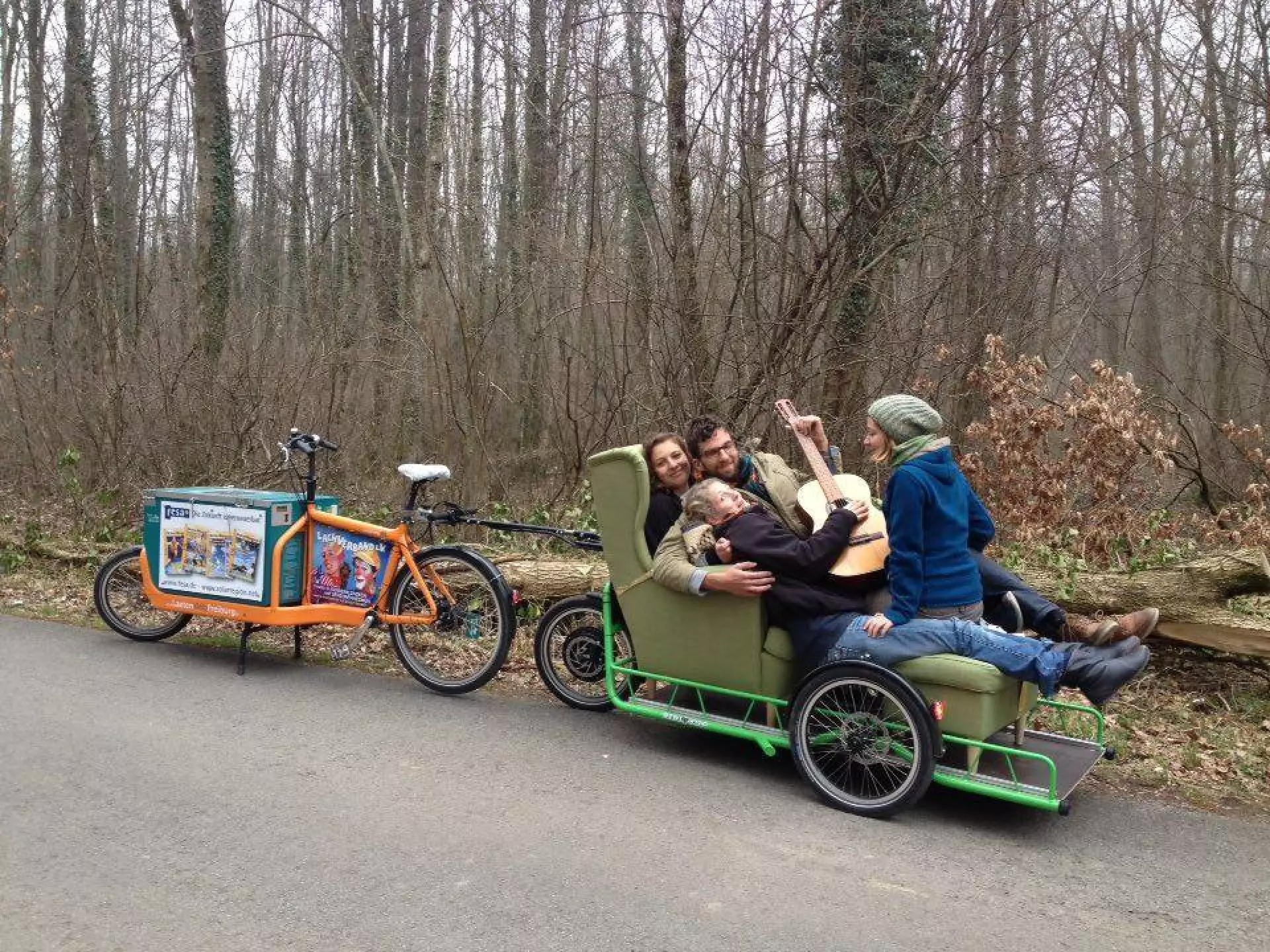 Carla Cargo trailer gives your bike (or body) serious electric muscle