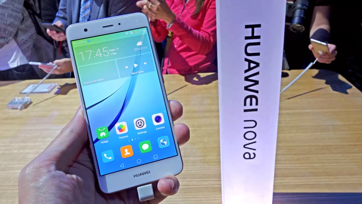 Hands on: Huawei’s gorgeous mid-range phones, the Nova and Nova Plus