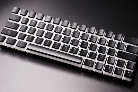 Fast-typing keyboard uses "chords" to generate words