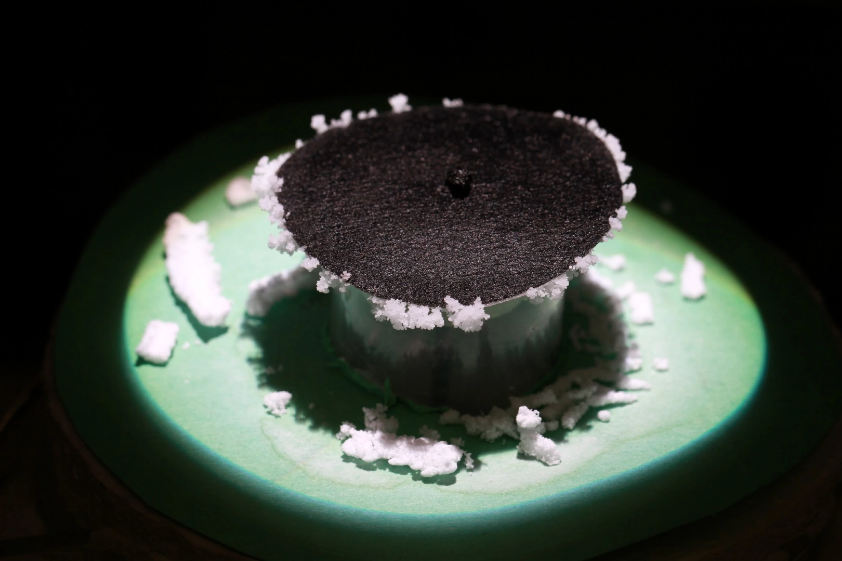 Hydrophilic disc uses solar power to separate salt from water