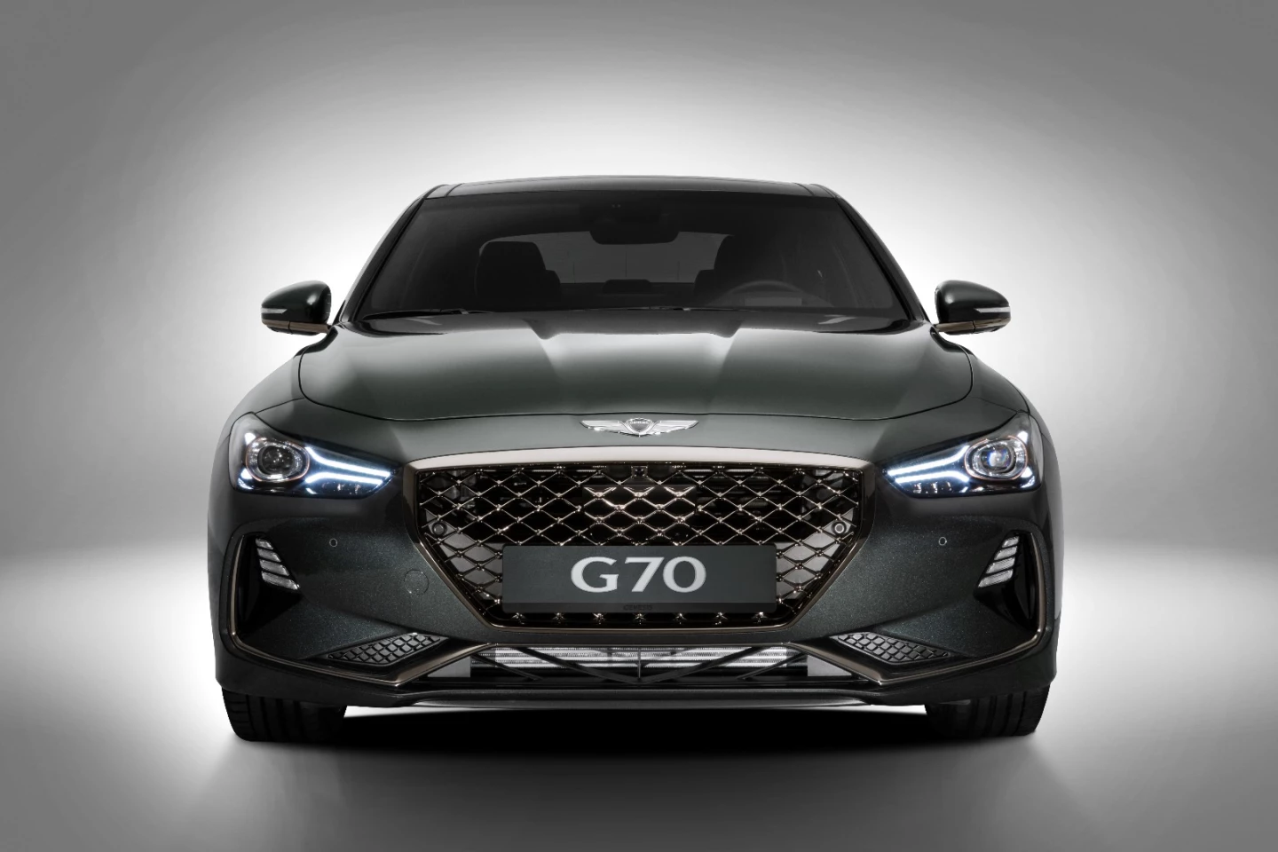 Hyundai puts luxury spin on the Stinger with Genesis G70
