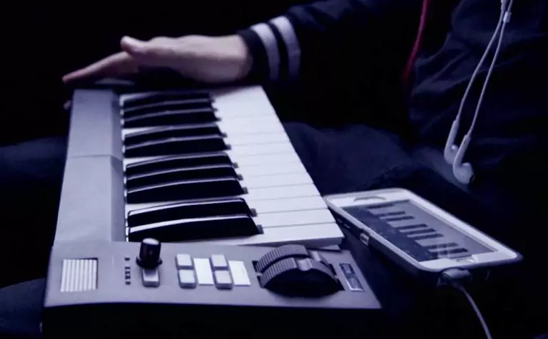 Modular keyboard lets you create tunes with as many keys as you need