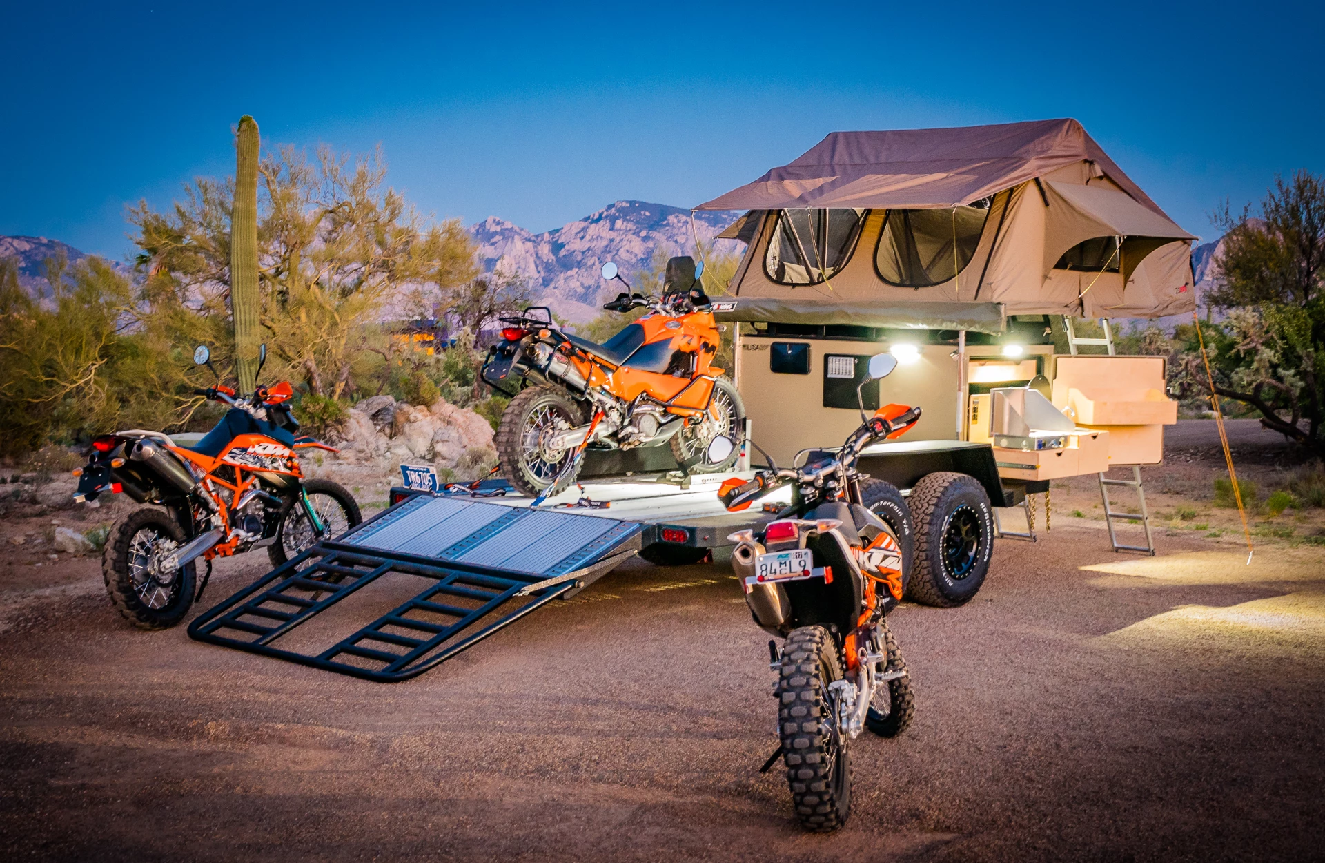 The Turtlebacker flatbed camping trailer plays hard, sleeps well