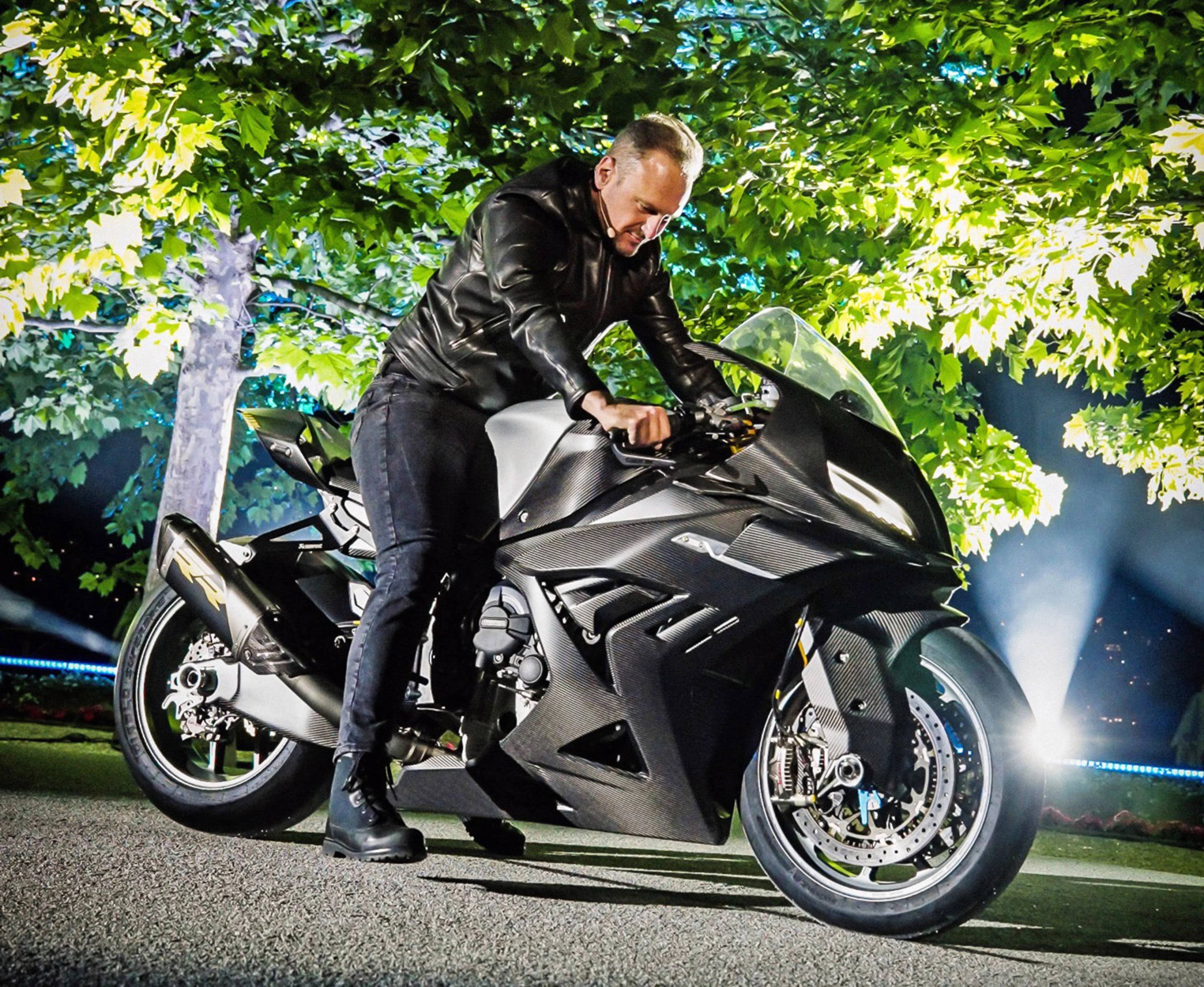 BMW unveils Concept RR, hinting at 6th gen superbike