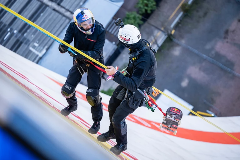 Sandro Dias sets two world records on world's largest skate ramp