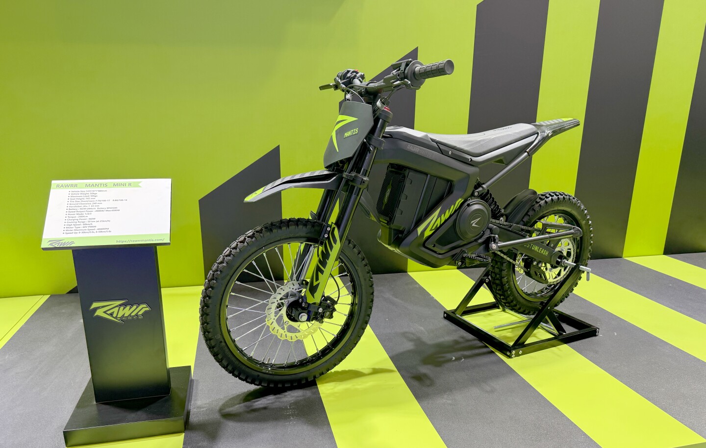 RawRR's Wheelie Helper: Lift the front without landing on your back