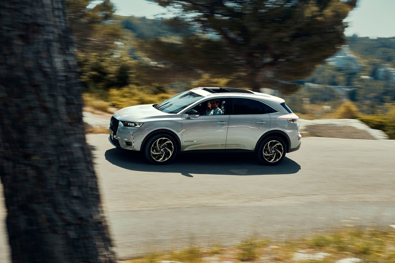 Plug-in-hybrid DS 7 Crossback E-Tense 4x4 unveiled