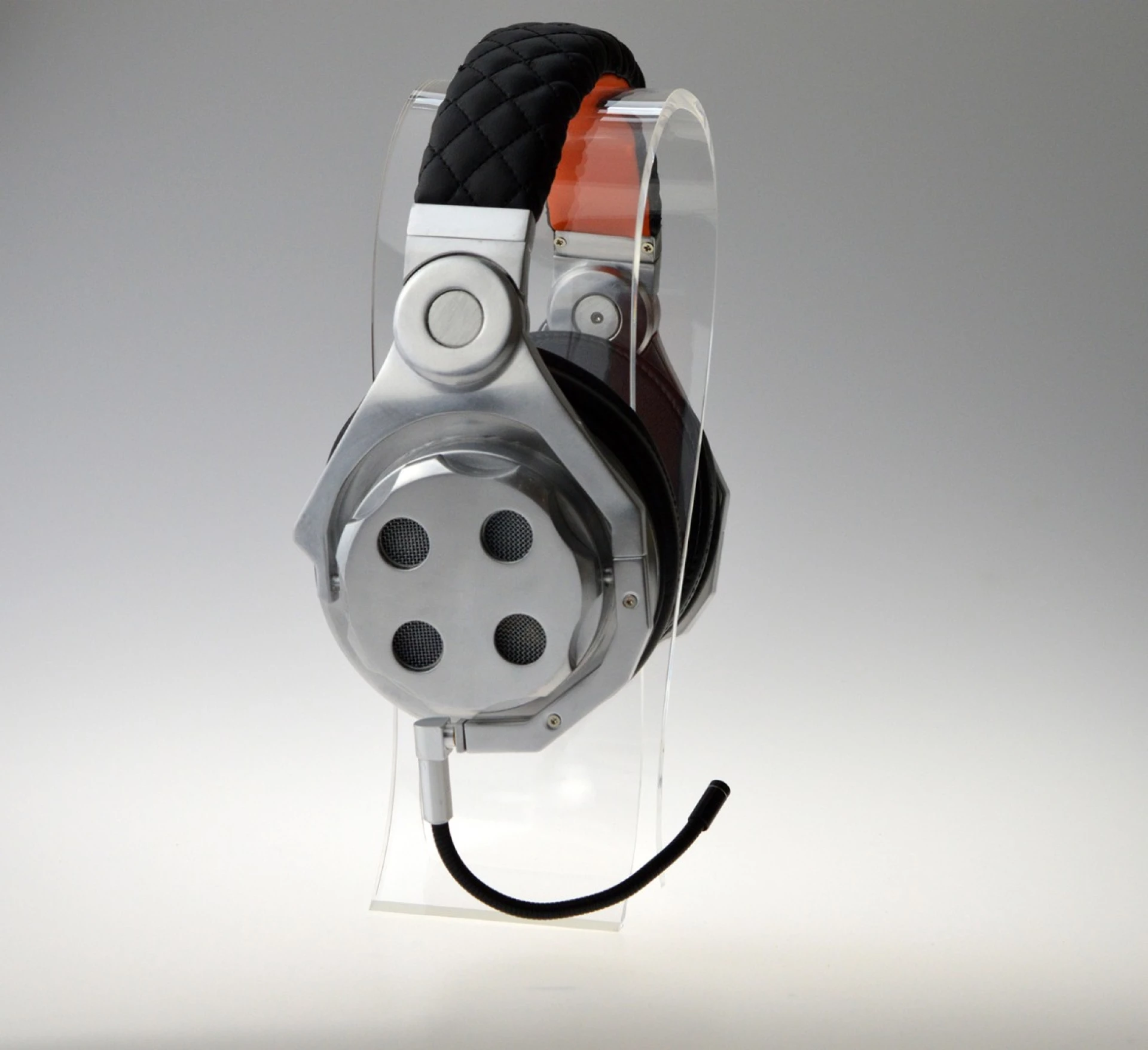 Sentio headphones offer open or closed listening choice