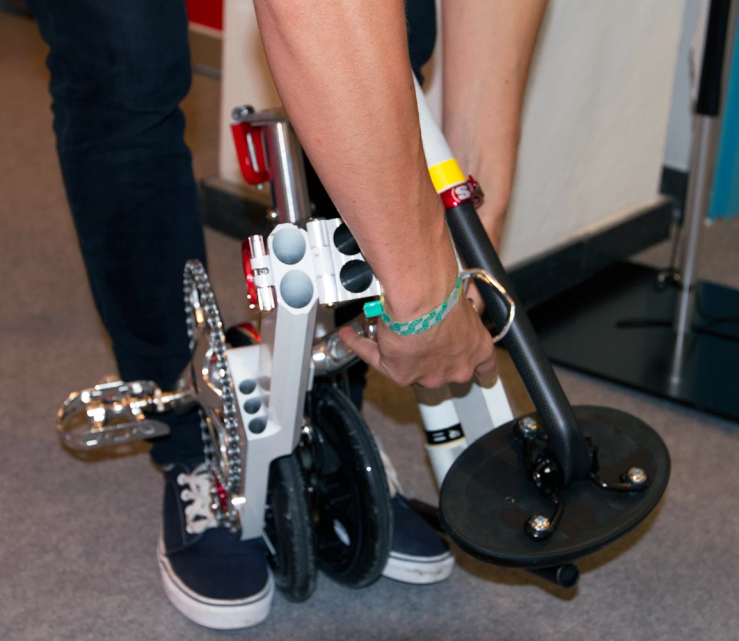 Kwiggle Bike claims world’s most compact folding bike crown