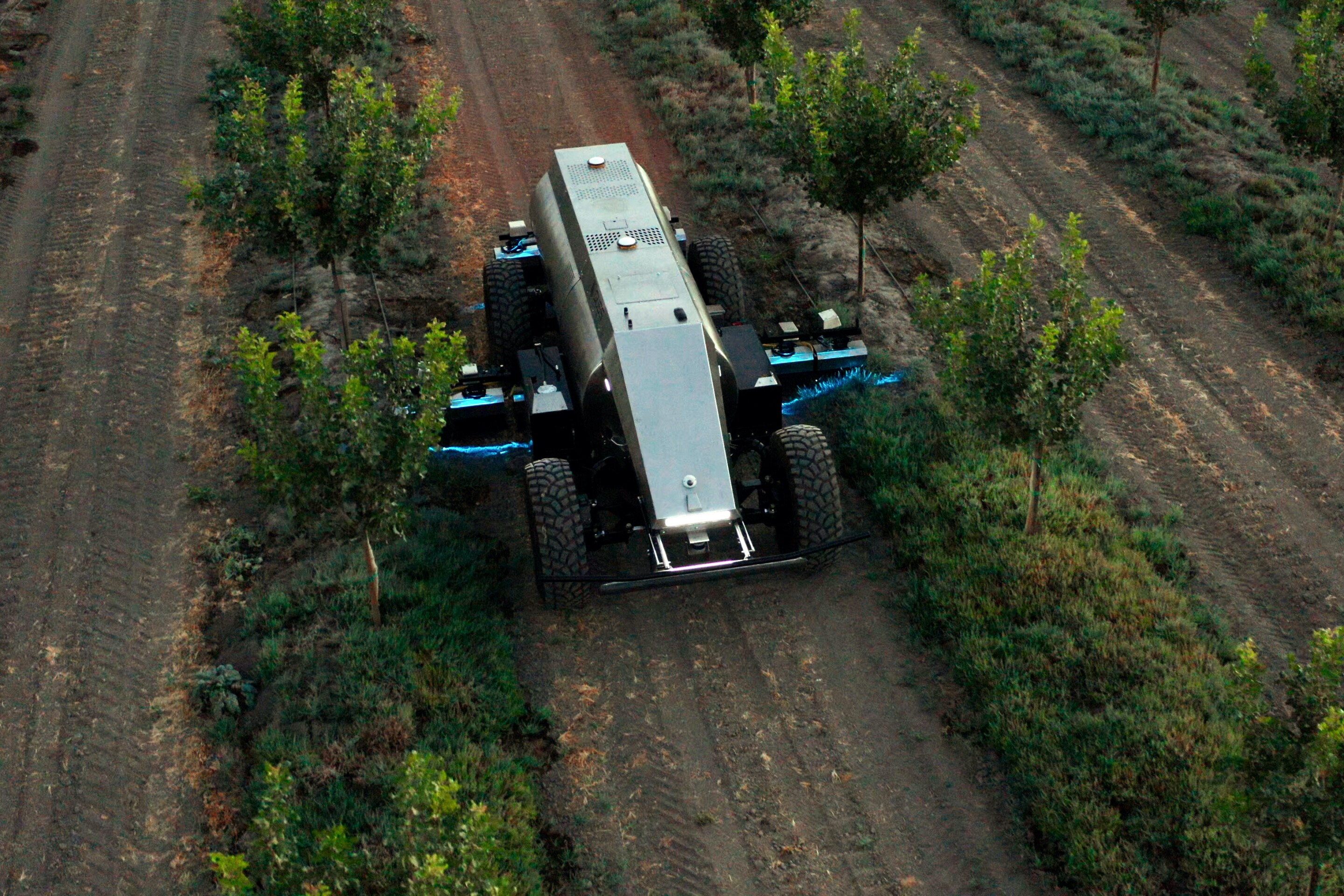 Herbicide GUSS autonomously – and judiciously – sprays orchards