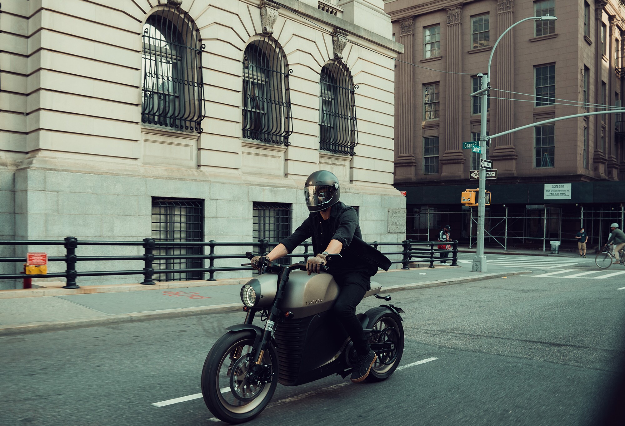 Tarform Luna electric motorcycle gets sleek new cafe racer version