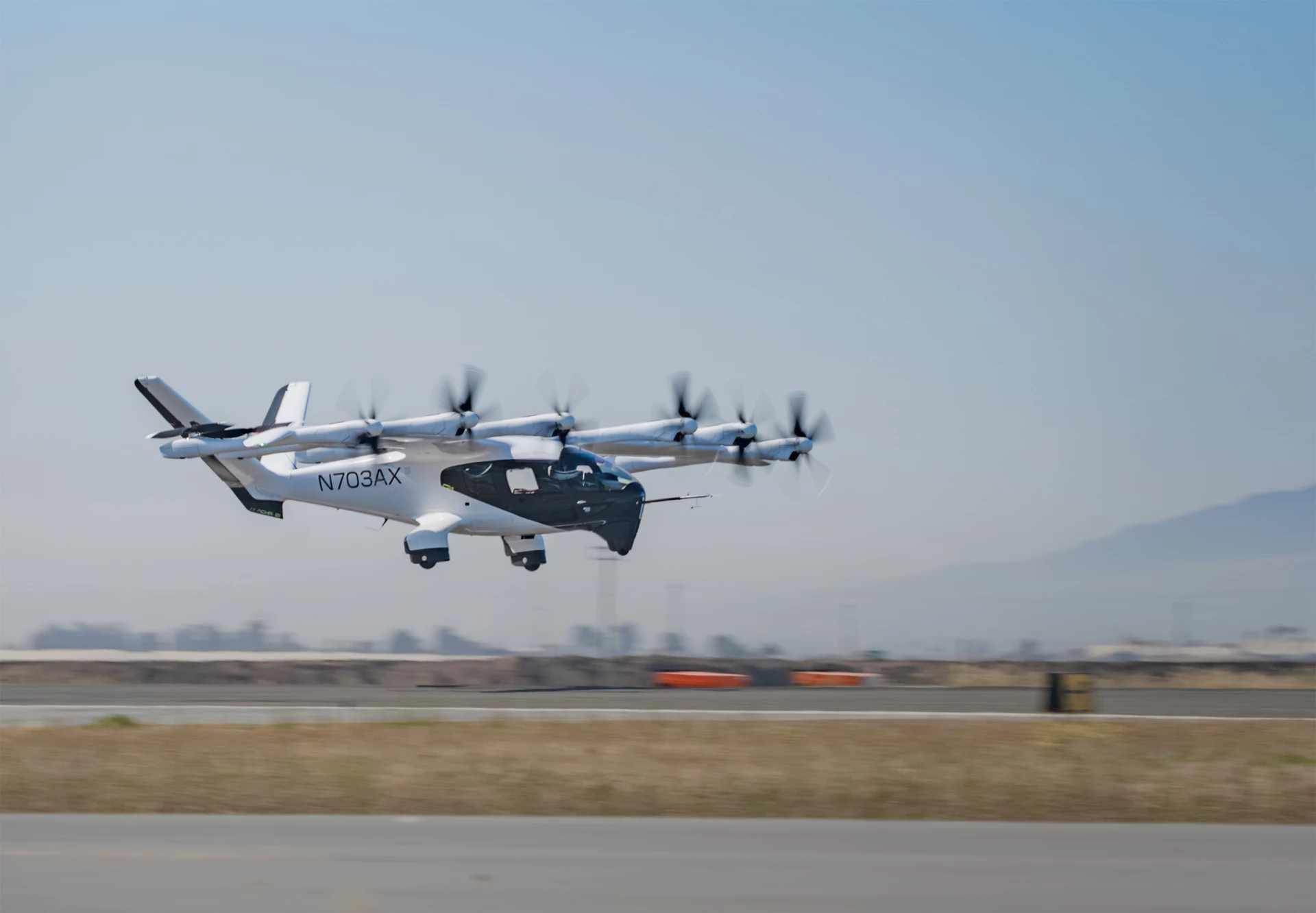 Archer's Midnight eVTOL completes first piloted flight