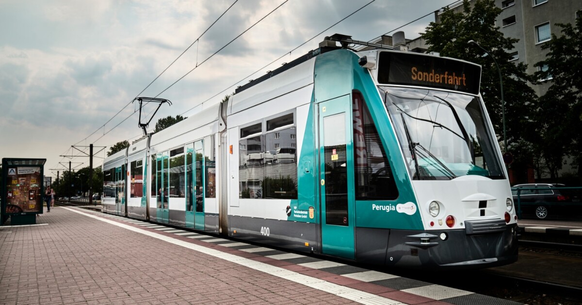 World's first autonomous tram swings into action