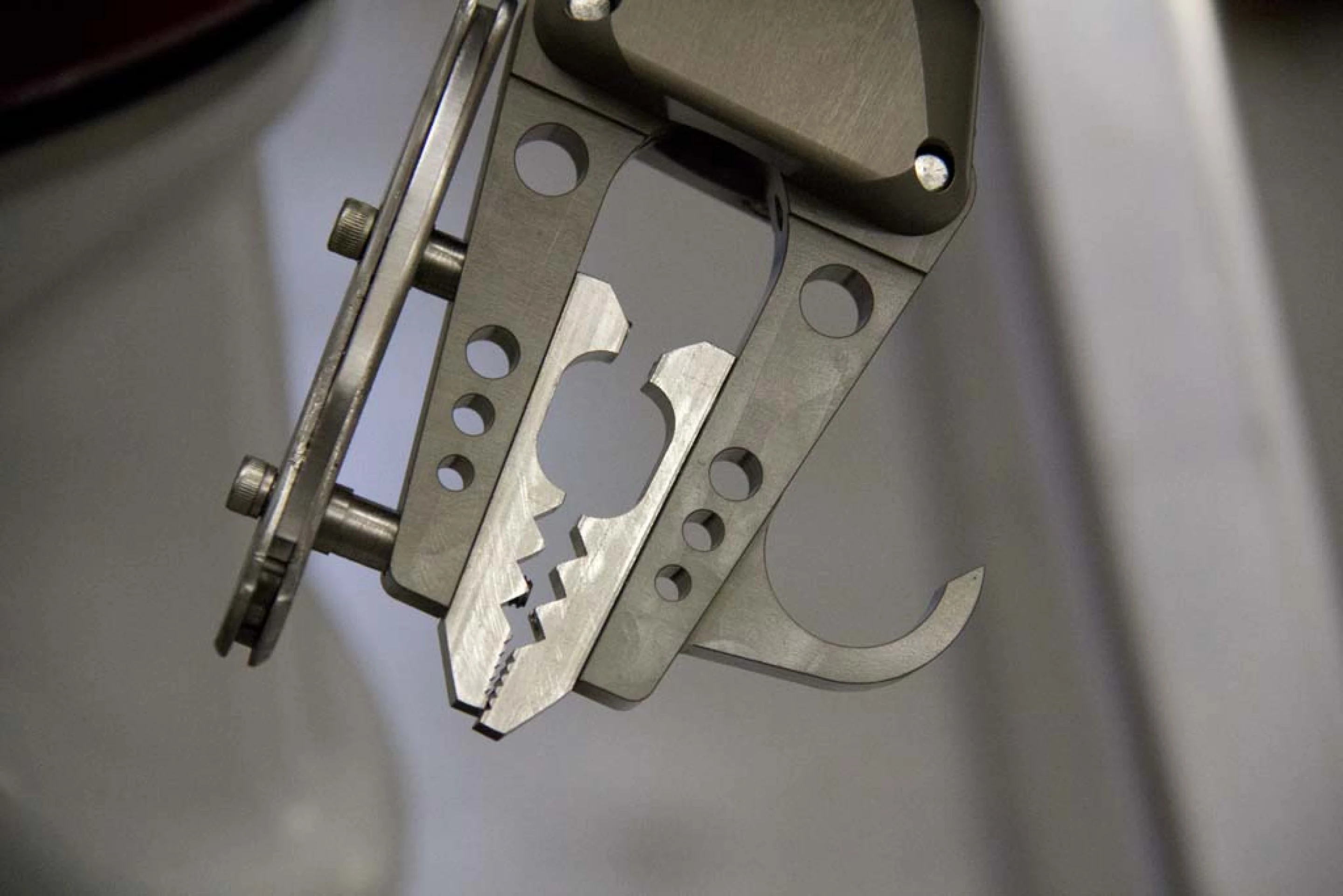 Submersible Exosuit lets divers plunge to 1,000 ft below the surface