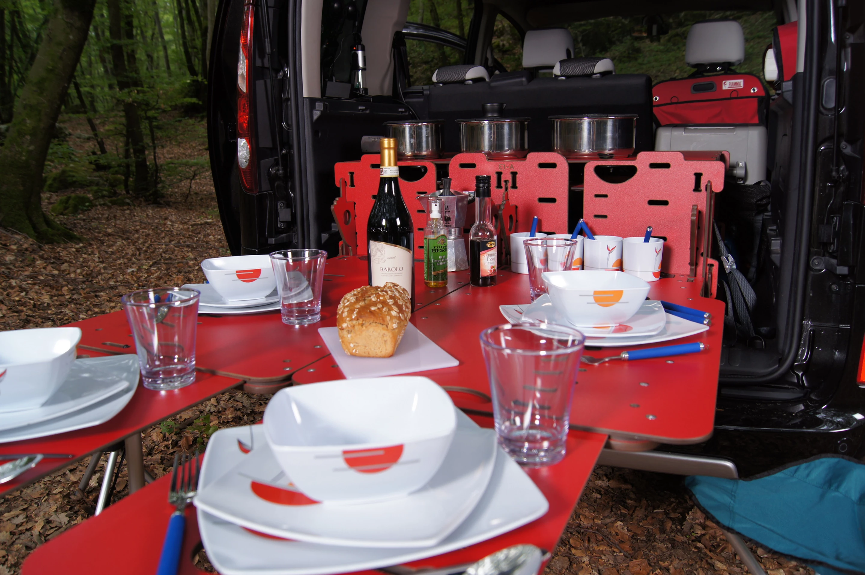 SwissRoomBox car camper conversion kit gets streamlined