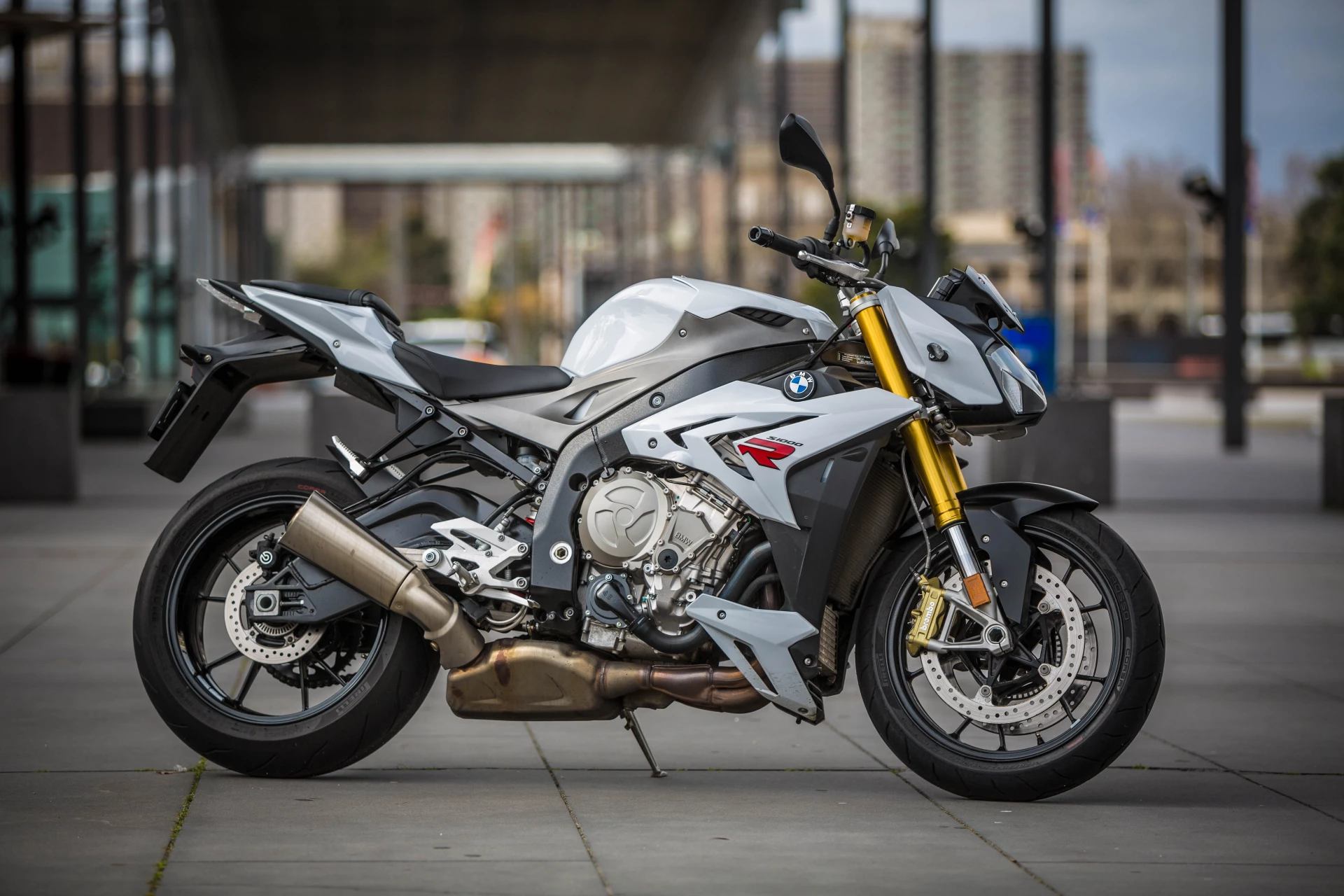 Review: BMW's intimidating S1000R streetfighter